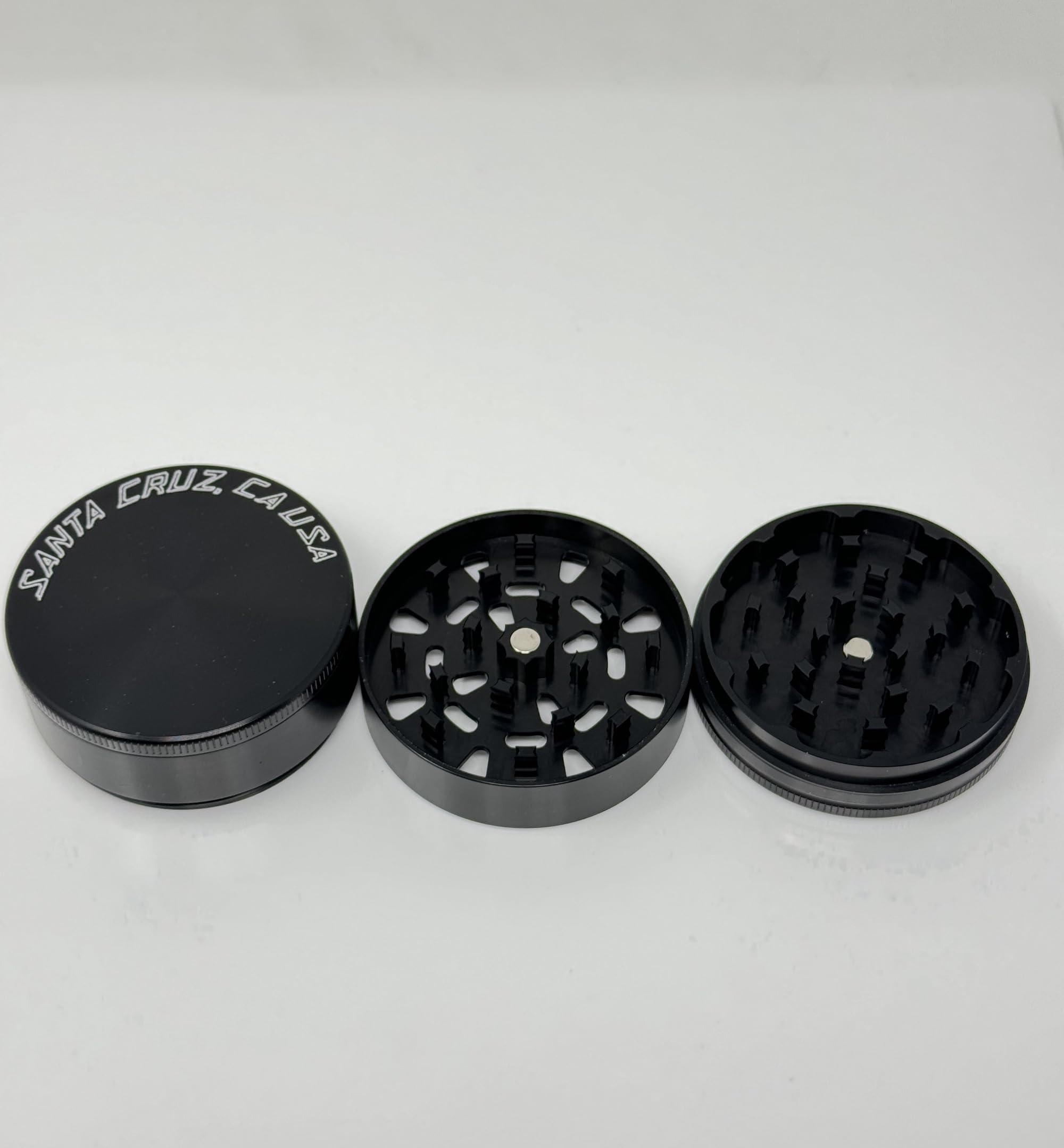 Santa Cruz Shredder Herb and Spice Grinder Made in USA (Large (2.7 Inch), Black)