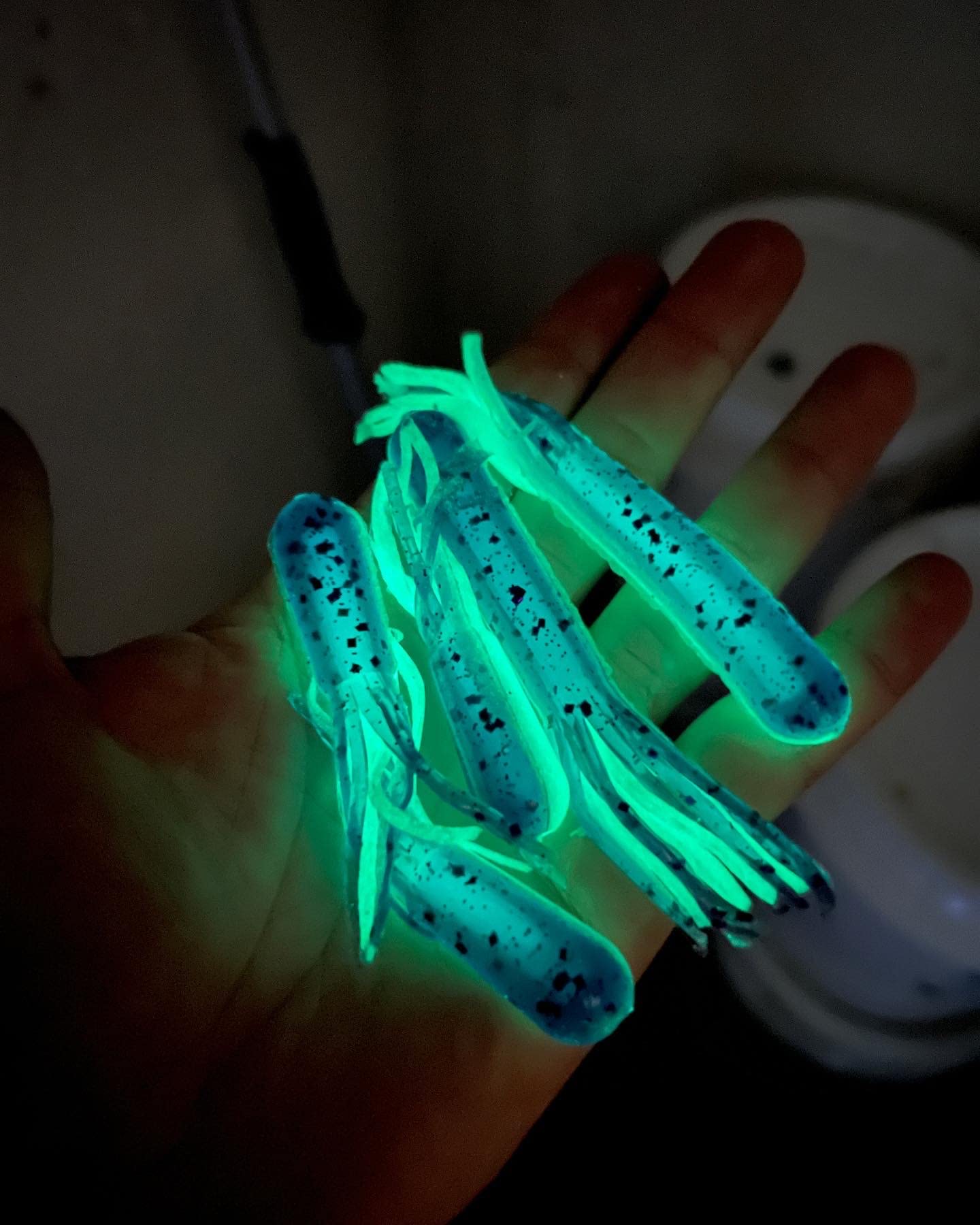 True North Baits - Glow Cup (USB Powered, 5 Volt) Glow baits Portable uv Glow Cup Glow Tubes Glow in The Dark ice Fishing Box kit USB Device Peche Accessories Black