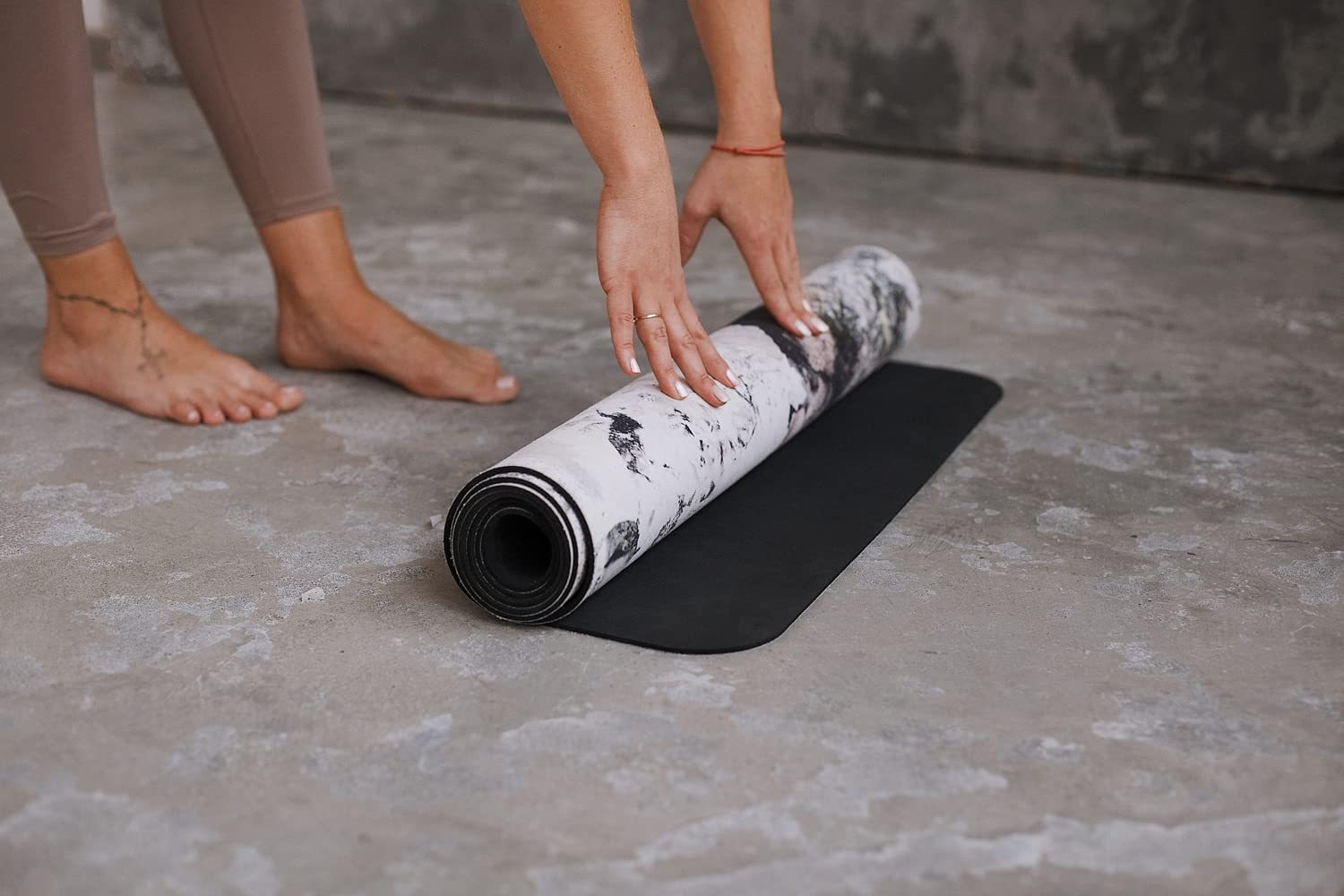 SESES Flow Like Water Vegan Suede Yoga Exercise Mat. Free Handmade Macrame Strap