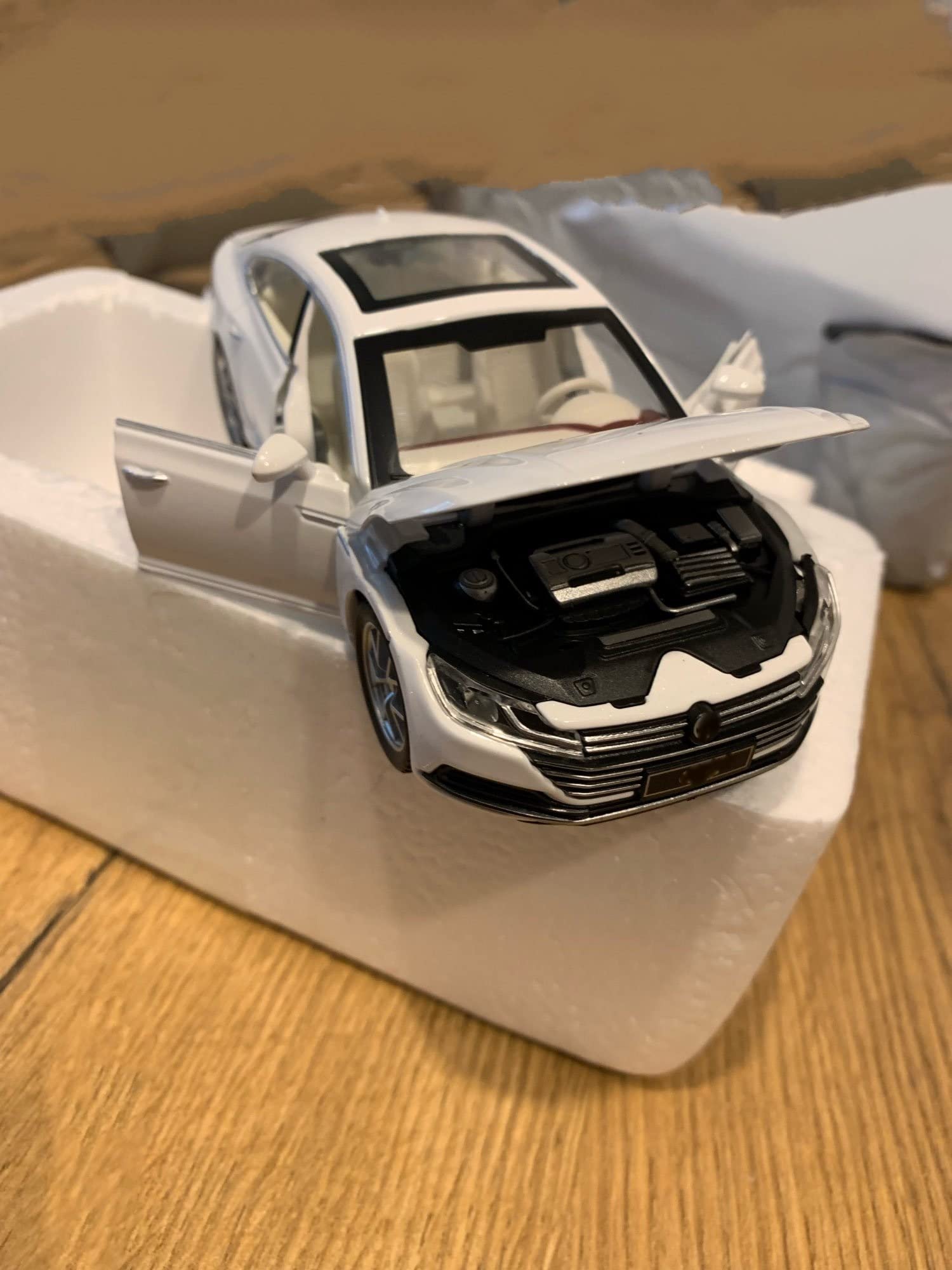 ZSQCVB 1:32 for VW-CC for Arteon Alloy Simulation Diecast Sound and Light Pull Back Toy Die Casting Car Model Boy Gift Ornament