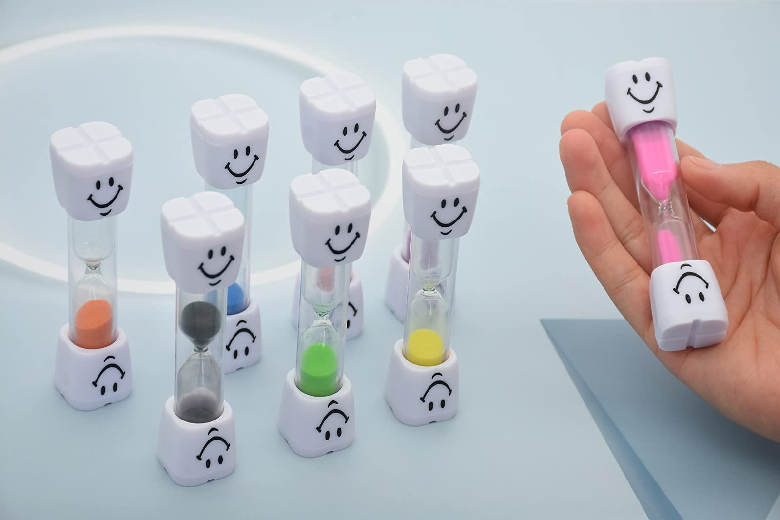 Yuronam 2 Minute Sand Timer Set, 8 Pack Colorful Smiley Hourglass Timers for Kids Proper Tooth Brushing