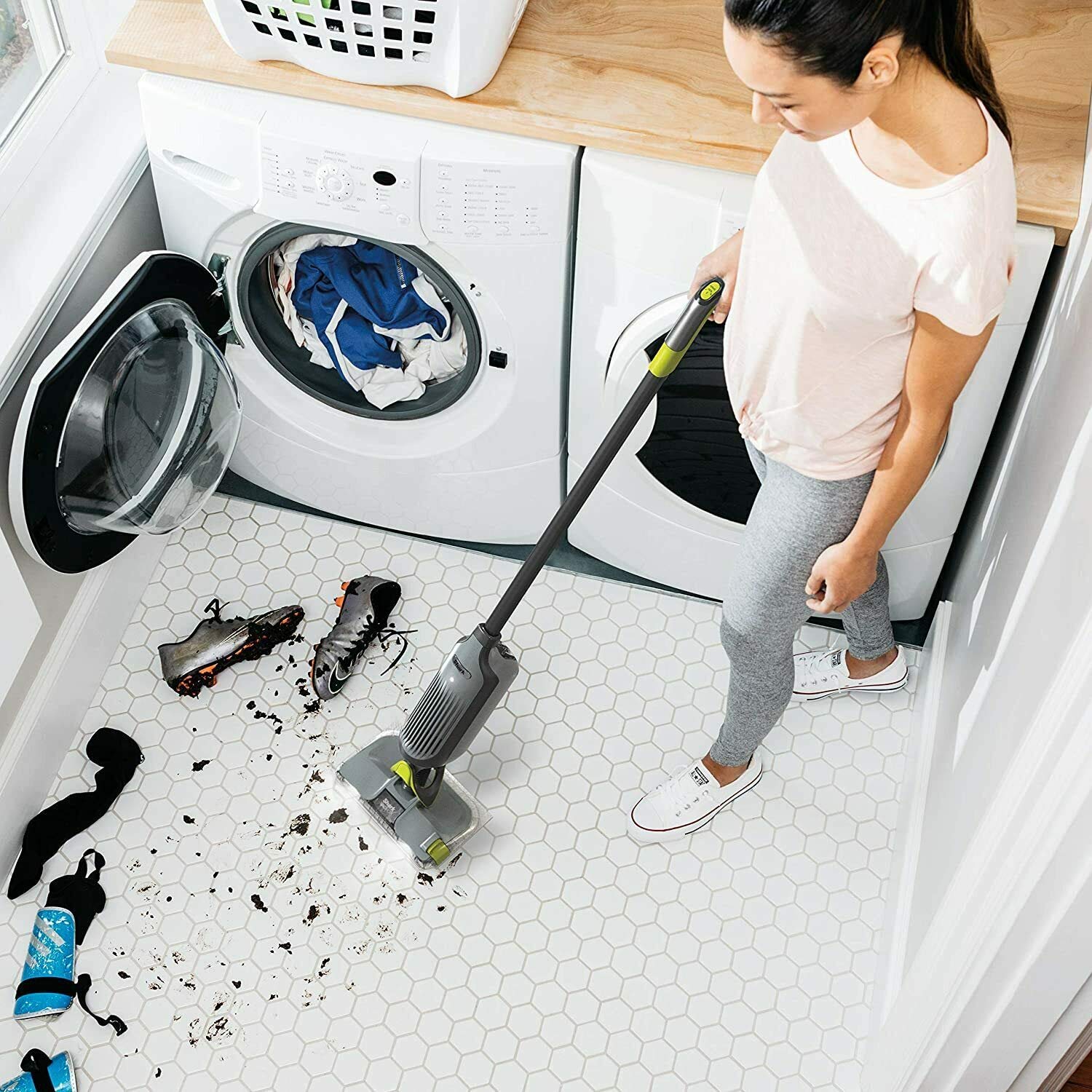 Shark QM250 / VM250 VACMOP Pro Cordless Hard Floor Vacuum Mop with Disposable Pad, Charcoal Gray- - QM250 (Charcoal Gray VM250) (Renewed)