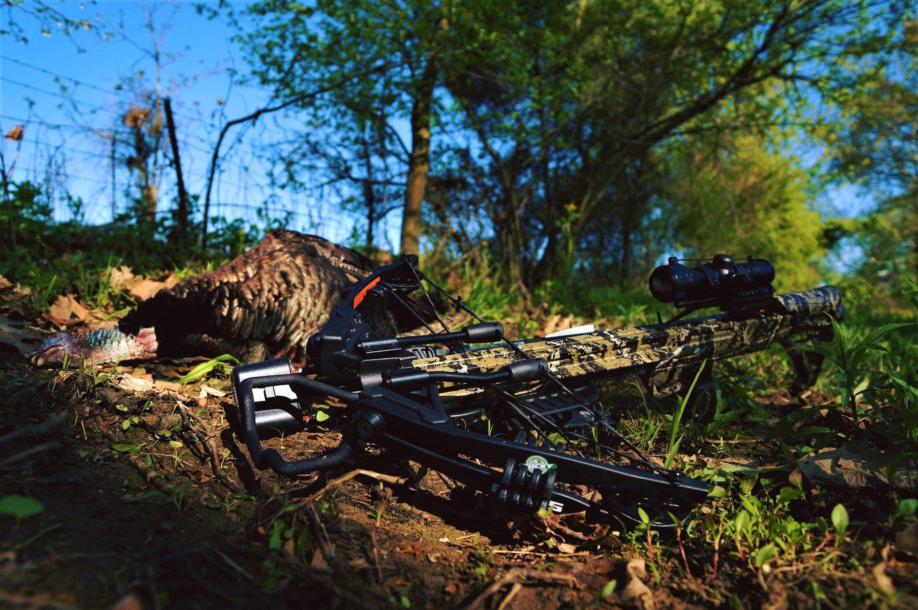 Rocky Mountain RM-415 Crossbow Kit with Crossbolts, 100 Grain Field Points, 4 x 32 Scope, Quiver, Rope Cocker and Rail Lubricant β Ready-to-Hunt