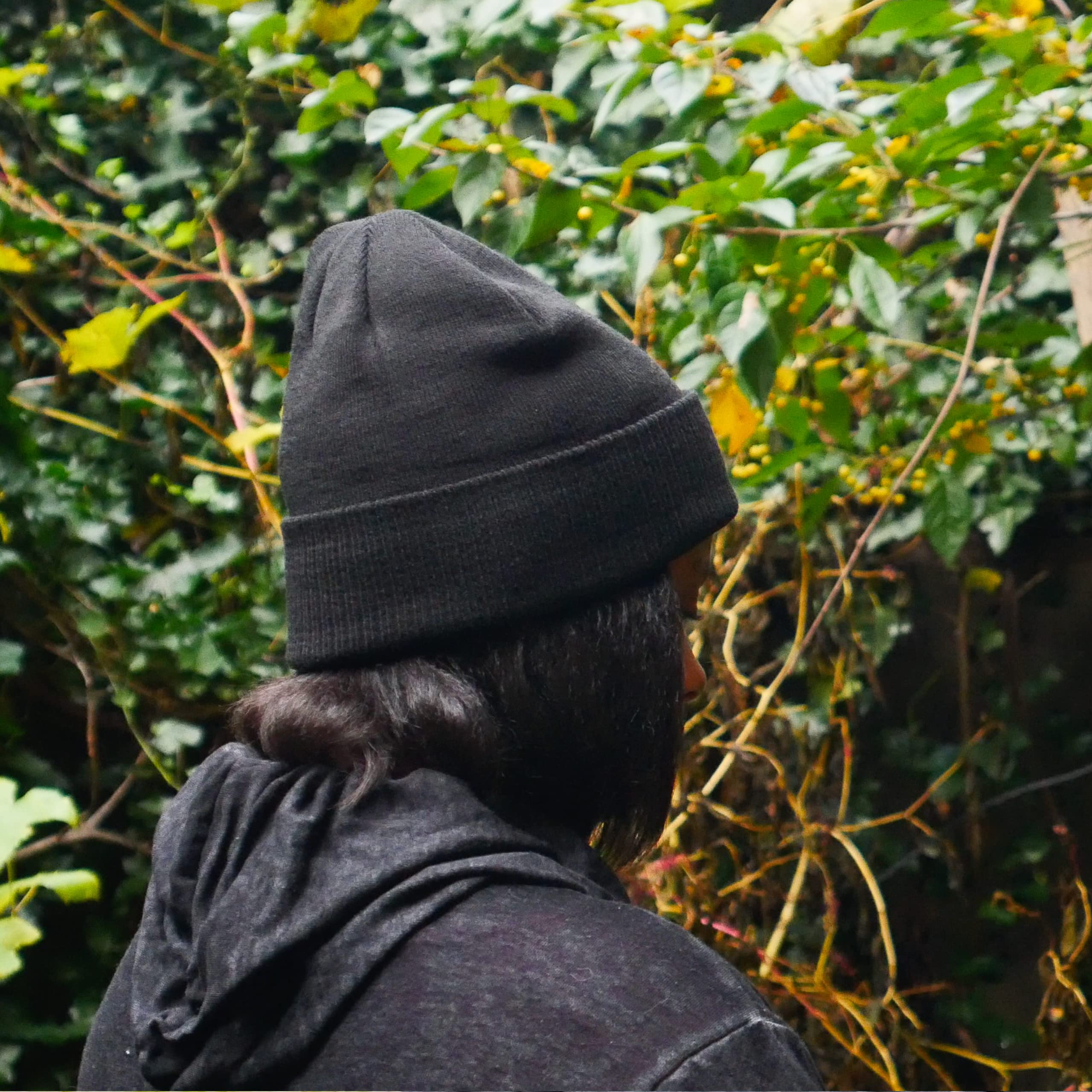Silk Reine Mulberry Silk Lined Beanie (Unisex) – Black Knitted Hat with Pure Silk Lining – Warm – Soft & Slouchy/Suitable for All Seasons – Giftable Beanie for Men & Women