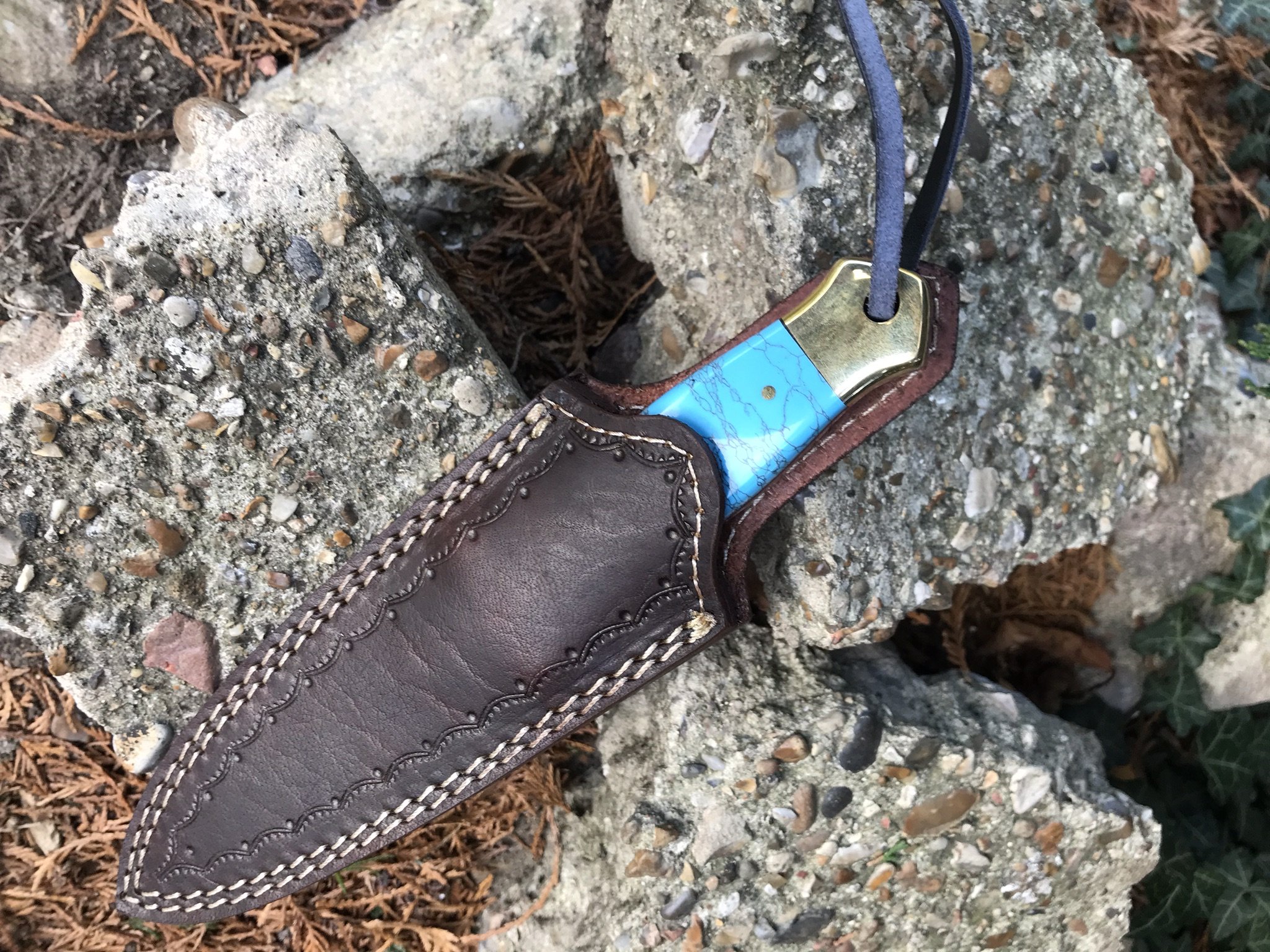 Perkin | 8.5 Inch Fixed Blade Hunting Knife | Throwing Knife, Turquoise Handle | Leather Sheath