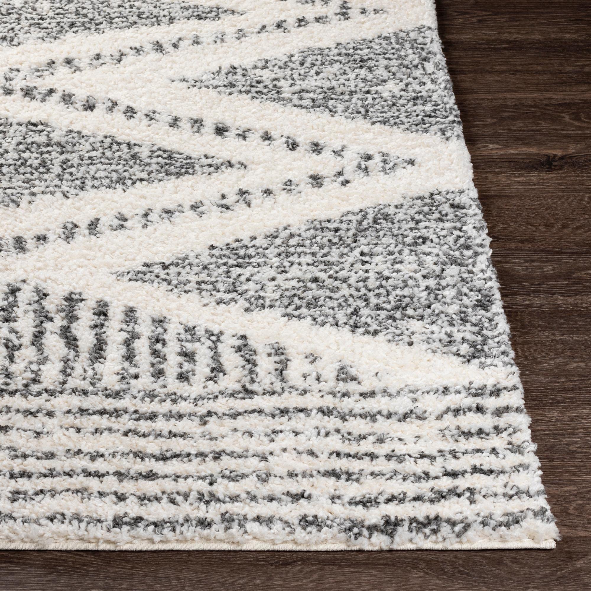 Mark&Day Area Rugs, 5x7 Gever Global Shag Charcoal Area Rug, Grey Cream White Carpet for Living Room, Bedroom or Kitchen (5'3" x 7'3")
