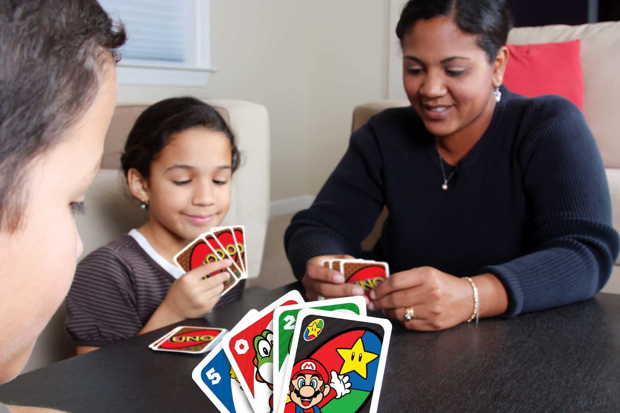 Mattel Games UNO Super Mario Card Game Animated Character Themed Collector Deck 112 Cards with Character Images, for Kids Ages 7 Years Old & Up