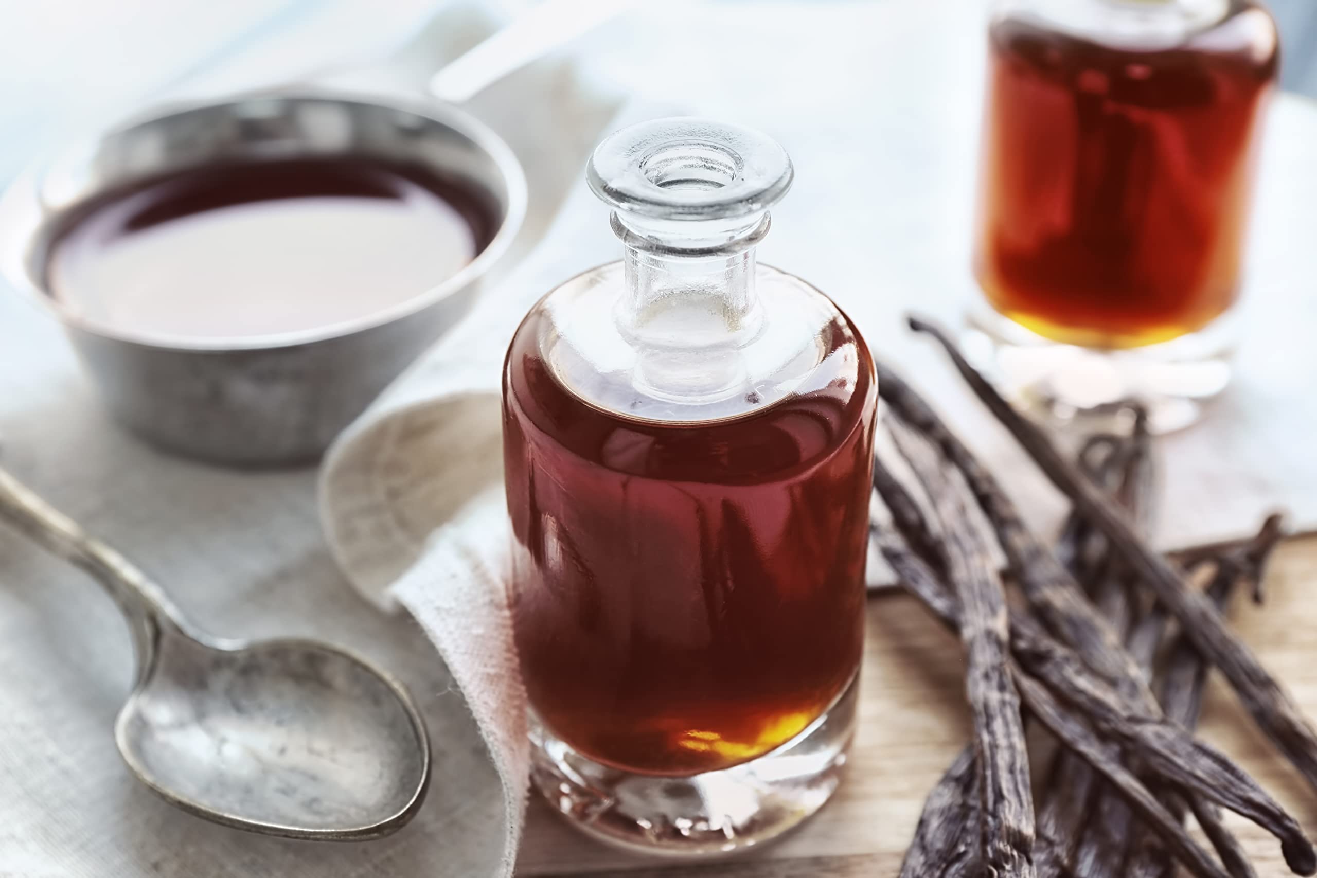 Pure Vanilla Extract - Made with Bourbon Madagascar Vanilla Beans - 4 fl oz – For Baking, Desserts, Home Cooking and Chefs