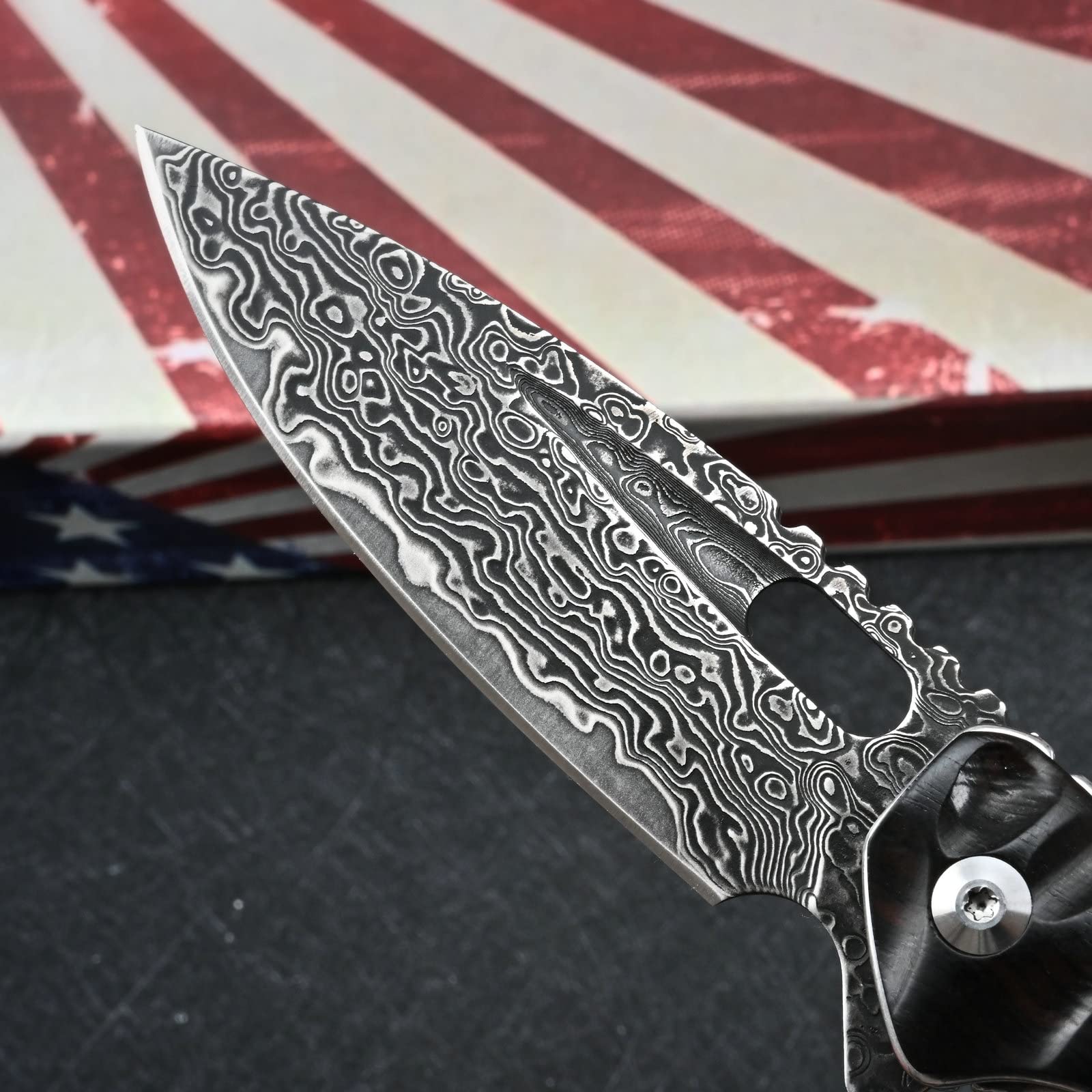 SDOKEDC Tactical Knives Damascus Pocket Knife for Men Handmade Folding Knife with Liner Lock for Outdoor EDC Camping Hunting Survival (SD611A)