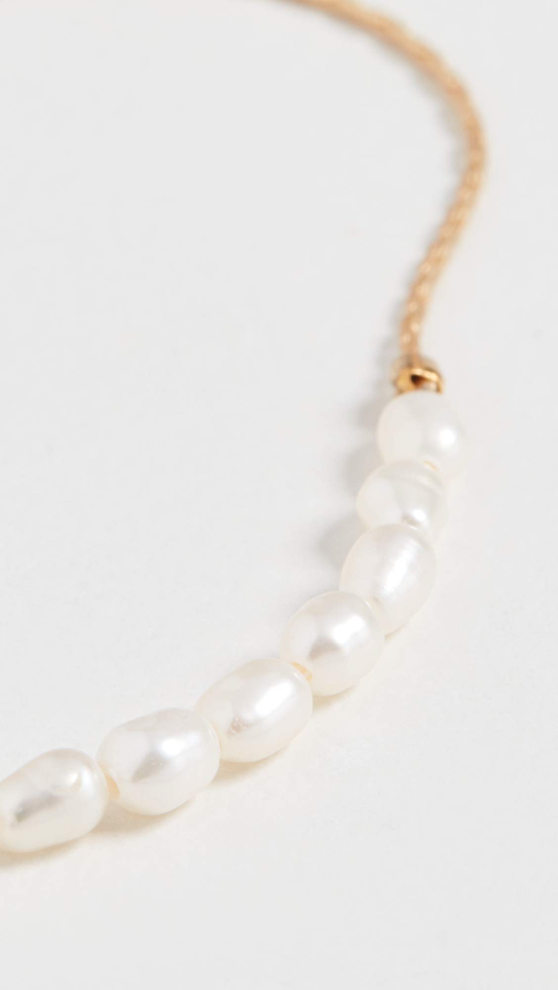 SHASHI Women's Natasha Bracelet, Pearl, Off White, Gold, One Size