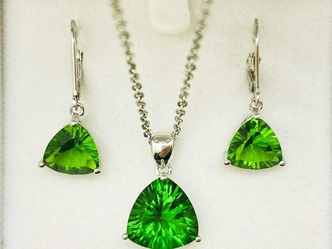 P71313 Classic Mt St Helens Green Helenite May Birthstone Trillion Shape Sterling Silver Pendant