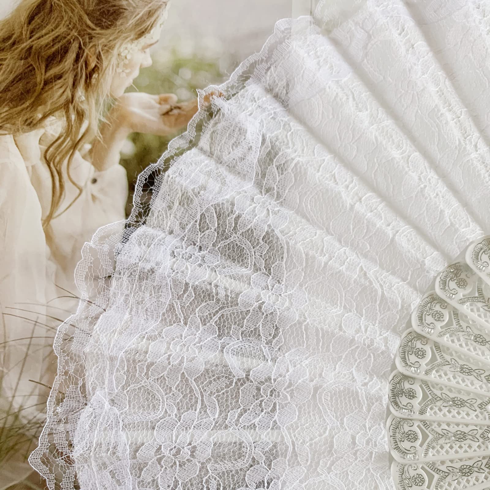 sehtorry White Lace Hand Folding Fan Bridal Dancing Props Floral Handheld Fan for Women Wedding Décor or Party Dess-up Favors