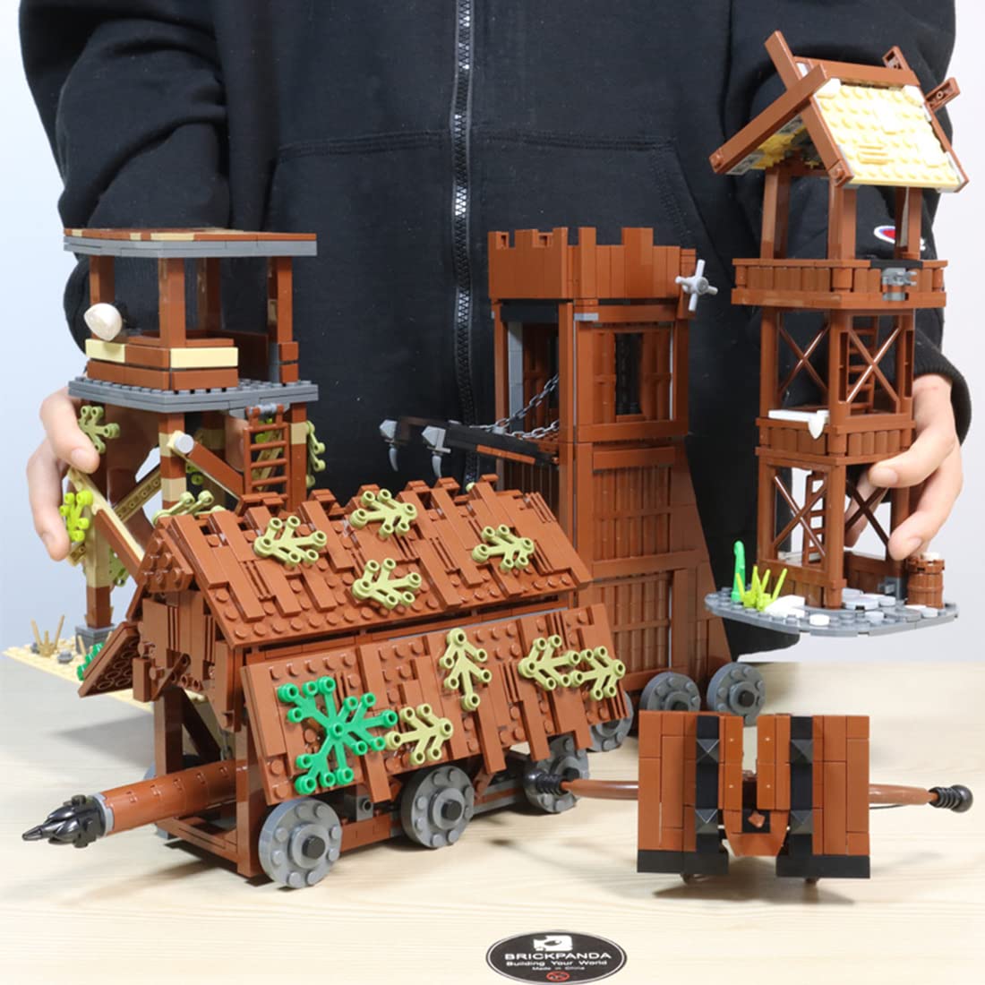 Topoo Military Crossbow Building Set Medieval WW2 Building Kit War Battle Scene Compatible with Lego Cobi Architecture House - 123 Pcs