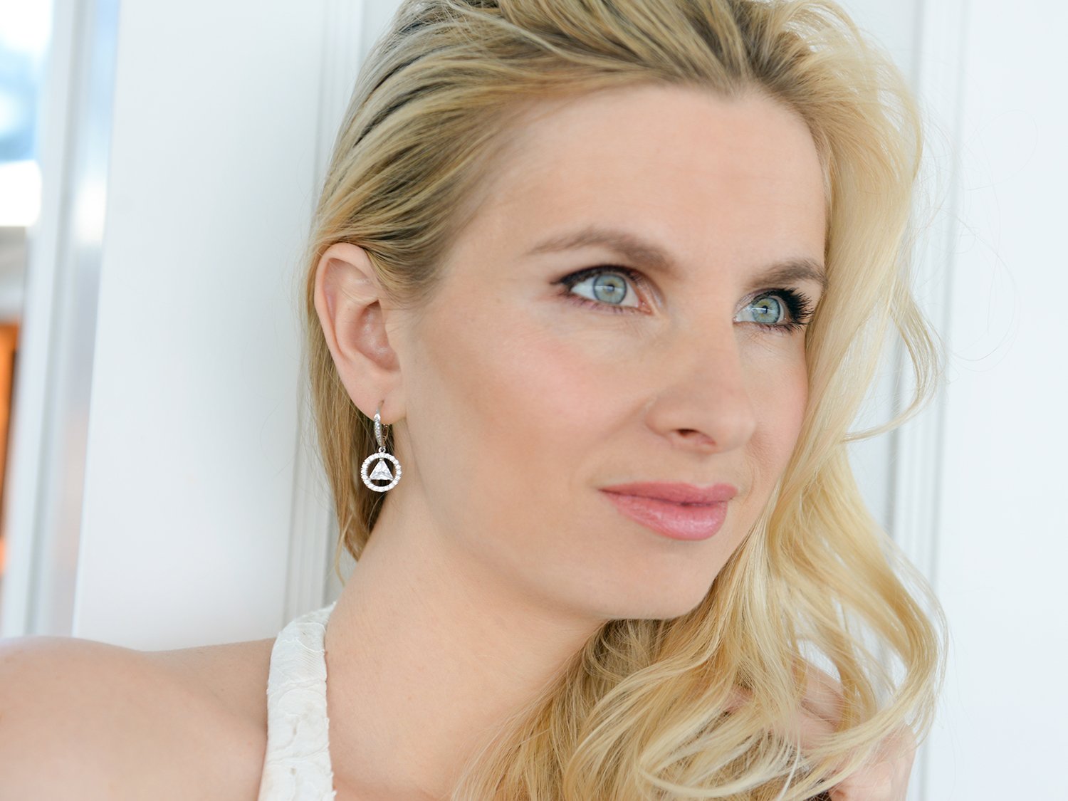 Mariell AA Recovery Earrings - Unity Symbol Cubic Zirconia Dangles - Jewelry Gift for Sober Women