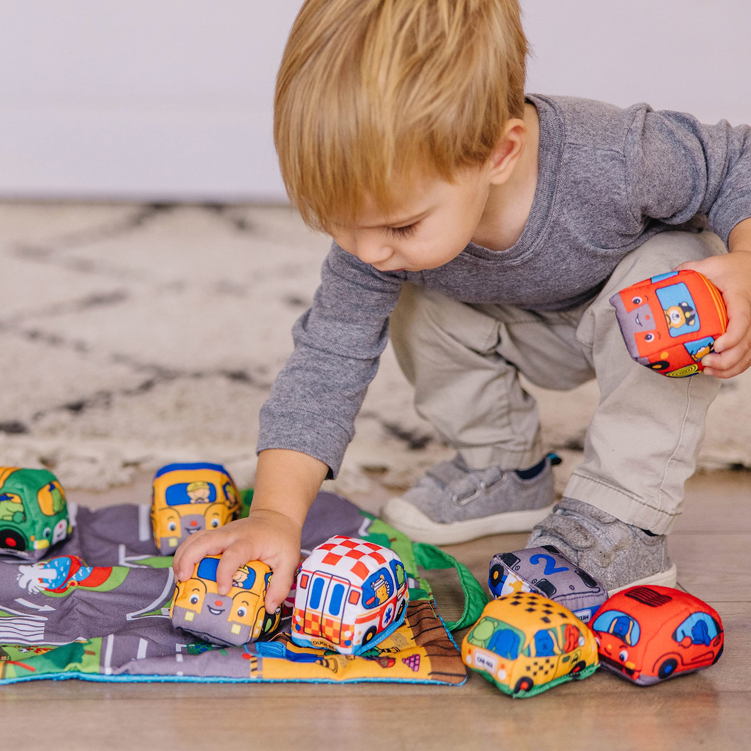 Melissa & Doug Take-Along Town Play Mat (19.25 x 14.25 inches) With 9 Soft Vehicles - With Storage Bag, Toy Vehicle Play Sets For Babies