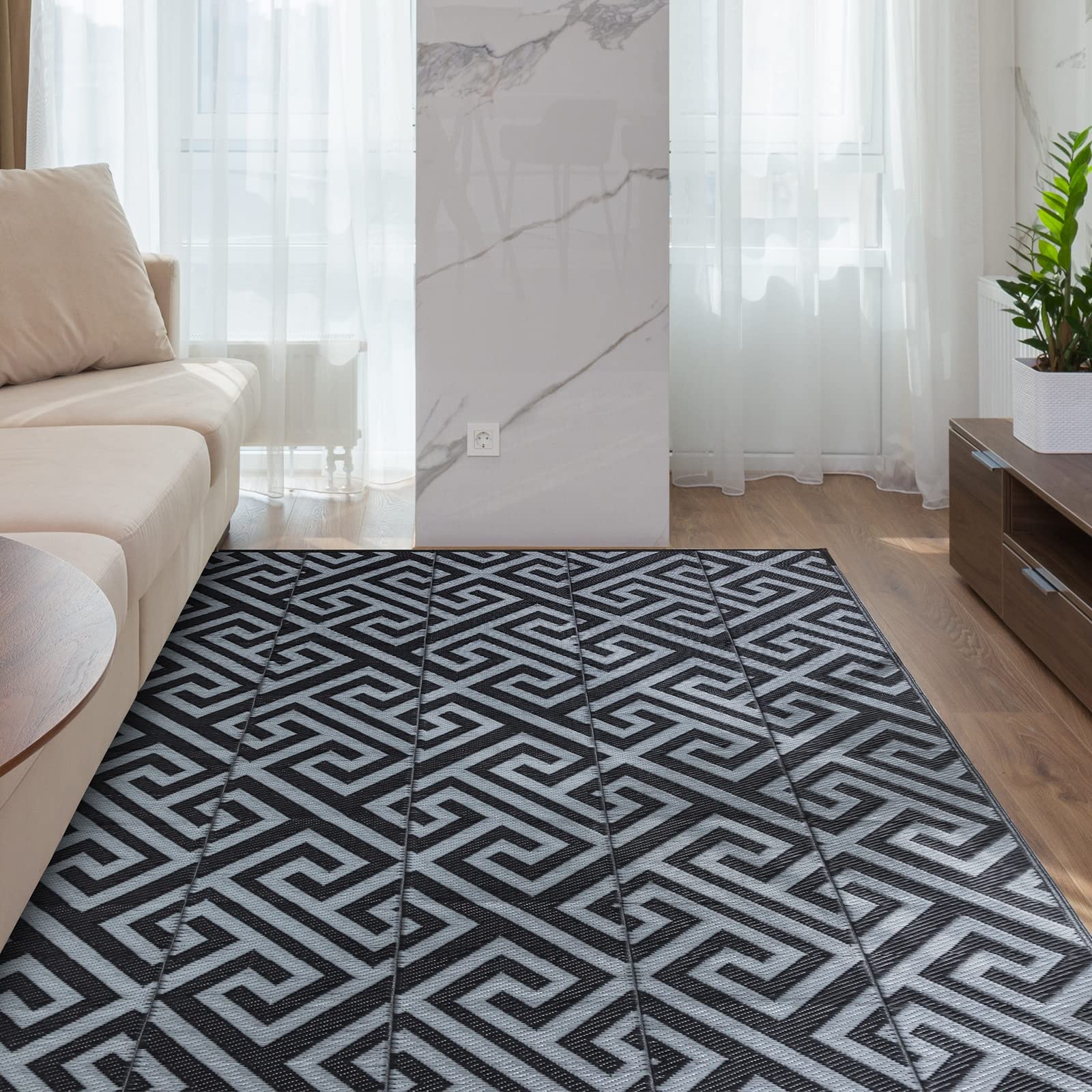 Mymytee Reversible Rugs Plastic Patio Area Rugs, 5x8FT Lightweight Outside I-Shaped Mats for Patio, Straw, RV Camping, Beach and Picnic (Black + Grey)