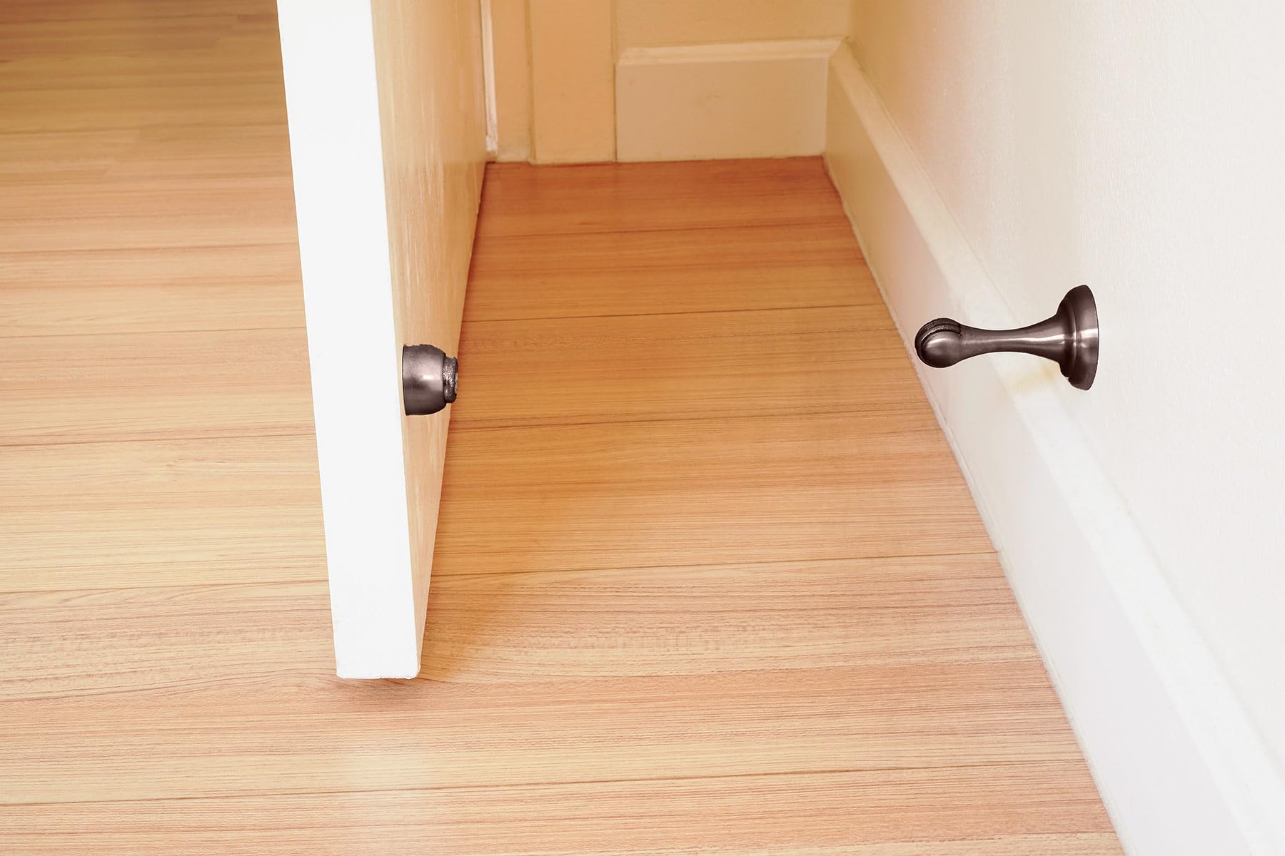 Richelieu Hardware 67ORBR Onward 3-in (76.2 mm) Magnetic Door Stop, Oil-Rubbed Bronze