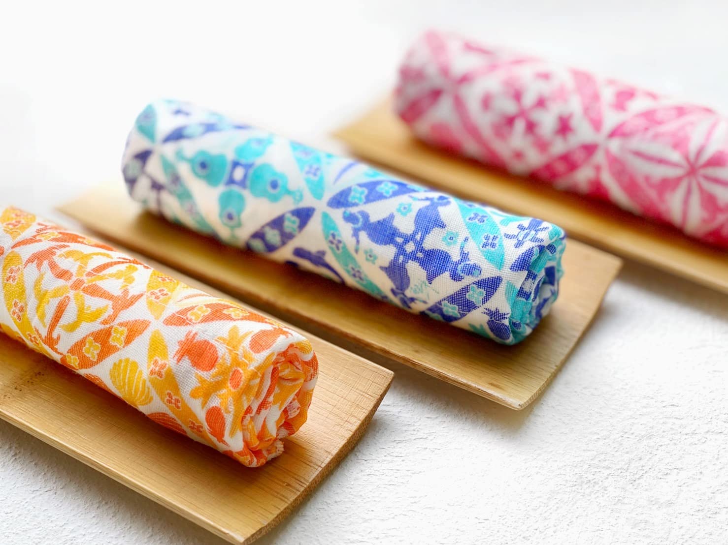 Shirayuki Japanese Kitchen Cloth KYO-YUZEN Hawaian. Set of 3. Made Layered Fine Mesh Cloth. Dish Wipe, Table Wipe, Hand Wipe. Made in Japan (Hawaian Set)