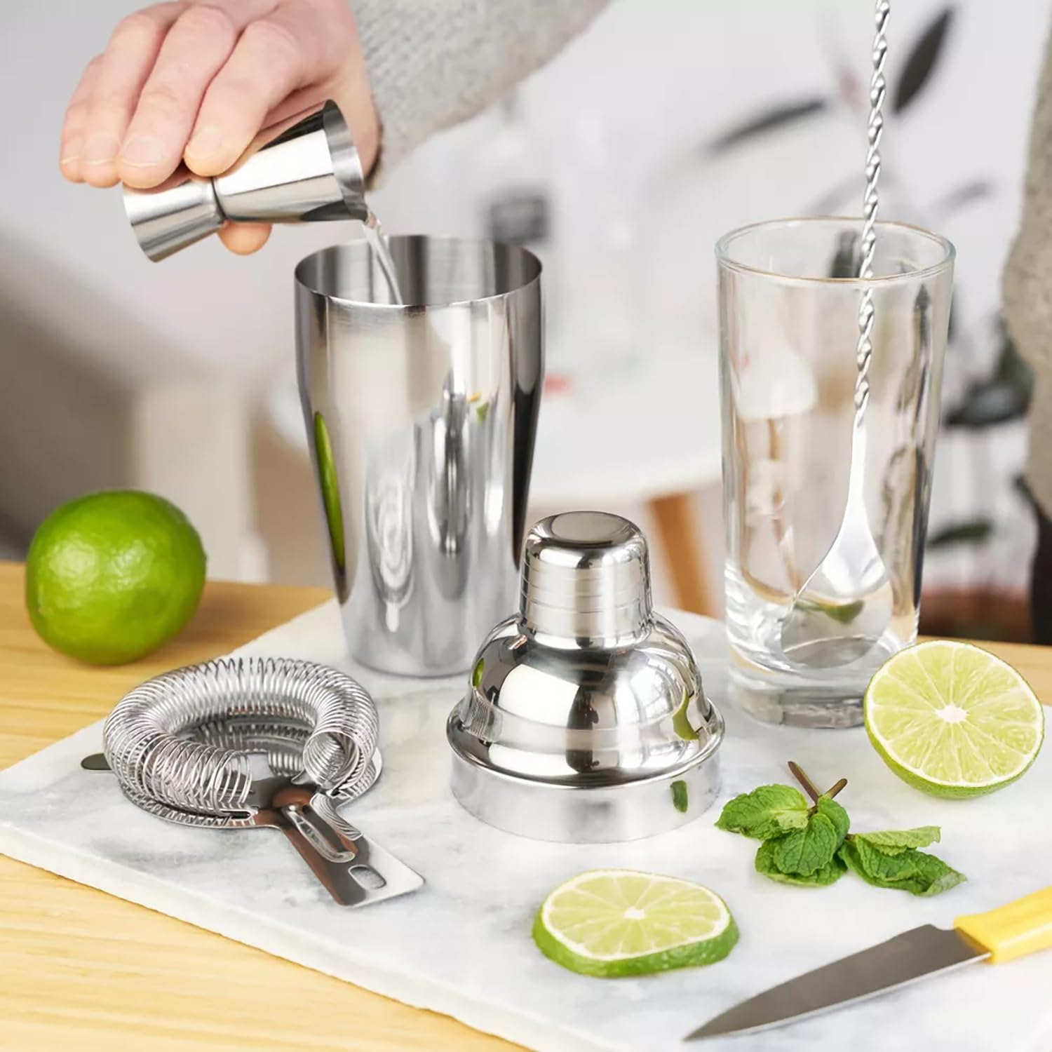 ZPUFAW 5-Piece Cocktail Shaker Set 24oz Shaker Strainer Jigger T-Mixing Spoon Pour Spout Bartender Kit Stainless Steel Bar Set Housewarming Gift