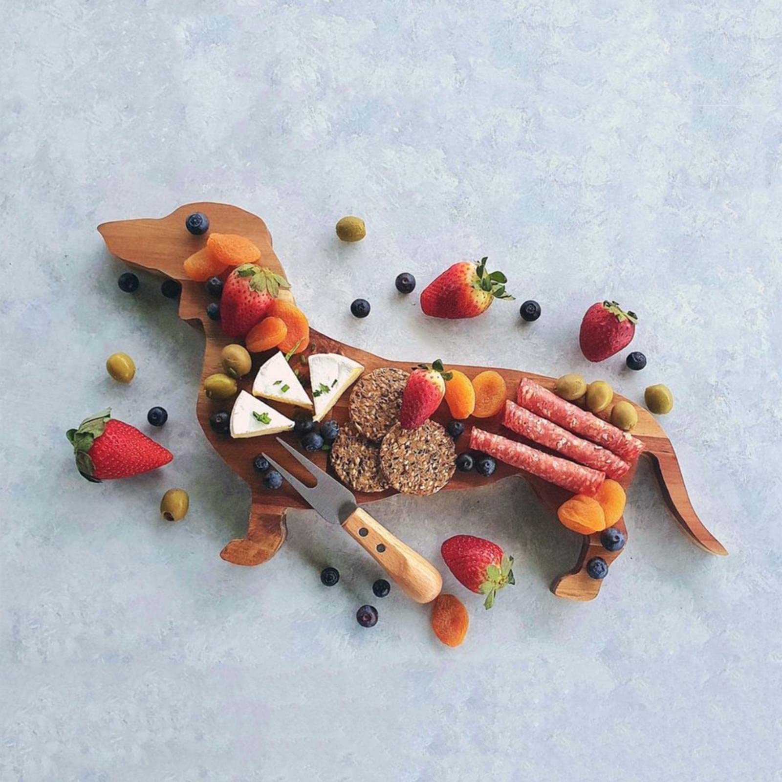 TUNKENCE Aperitif Board Funny Dog Shape Dachshund Dog Shape Christmas Holiday Party Gift for Family, Unique Solid Wood Charcuterie Board, 15.7inch