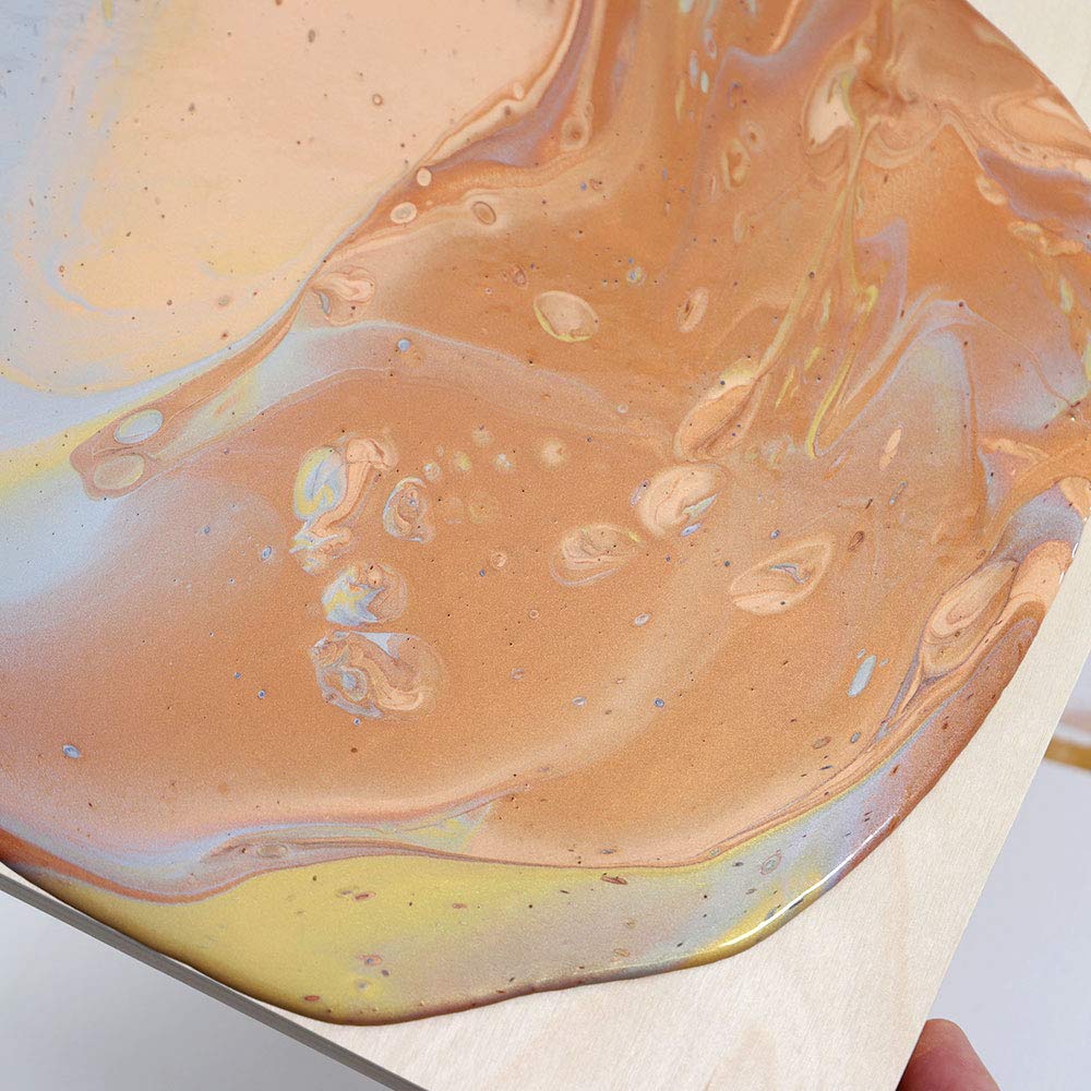 Mont Marte Premium Acrylic Pouring Paint Set, Metallic, 4 x 4oz (120ml) Bottles, Pre-mixed Acrylic Paint, Suitable for a Variety of Surfaces Including Stretched Canvas, Wood, MDF and Air Drying Clay.