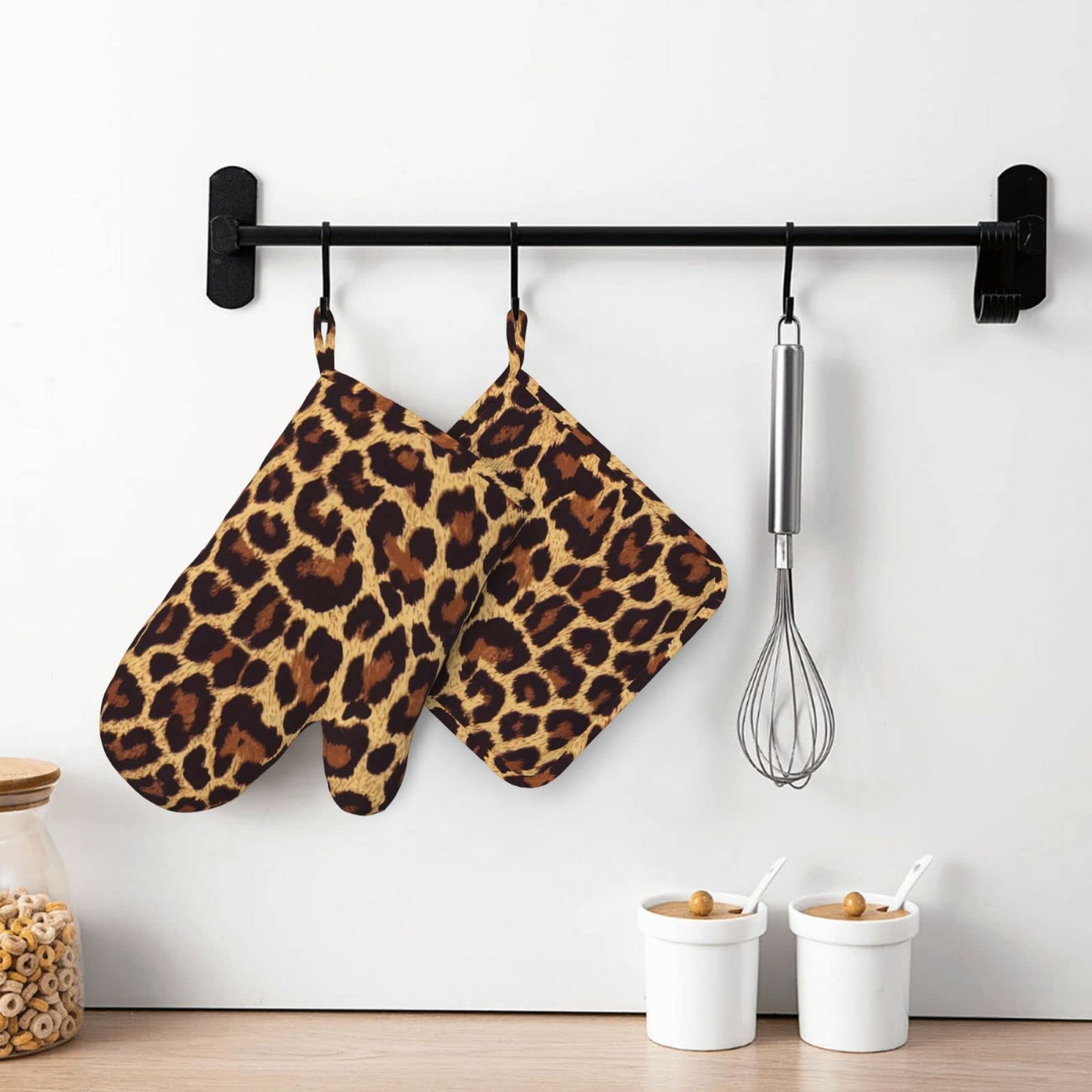 SEPTYK Cool Cheetah Leopard Oven Mitts and Pot Holders Sets of 2 Non-Slip Cooking Kitchen Gloves Heat Resistant for Baking Grilling BBQ