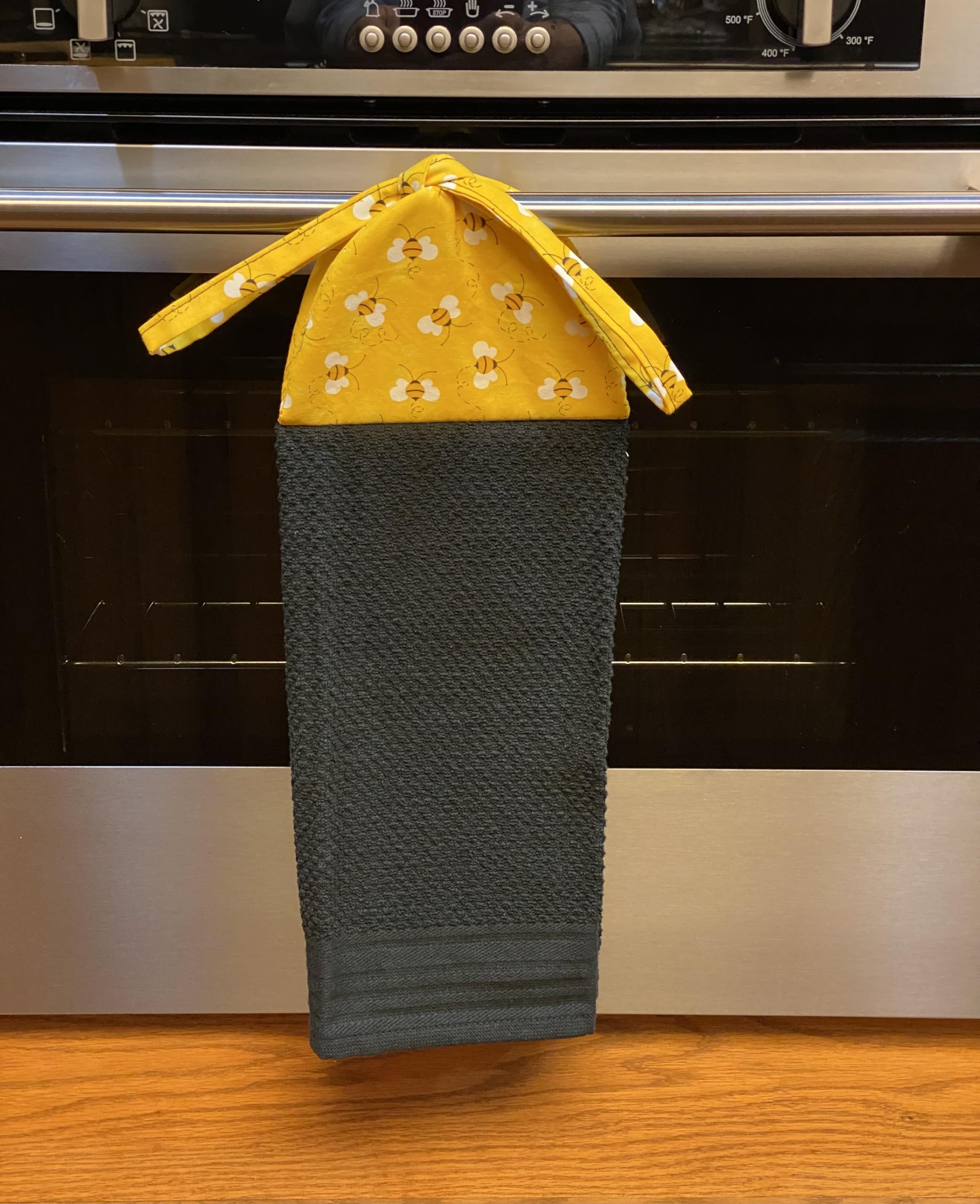Set of 2 Bees Honey Bumble Black White on Yellow Reversible Ties on Stays Put Kitchen Bathroom Hanging Loop Hand Dish Towels