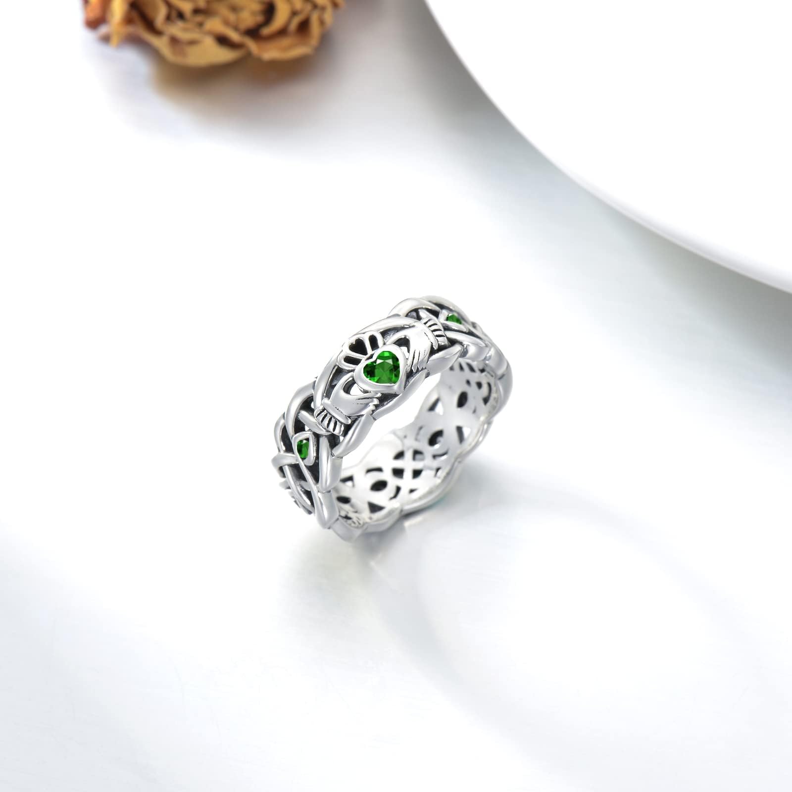 Seiyang Claddagh Ring for Women Sterling Silver Claddagh Birthstone Ring Irish band (Emerald, 7)