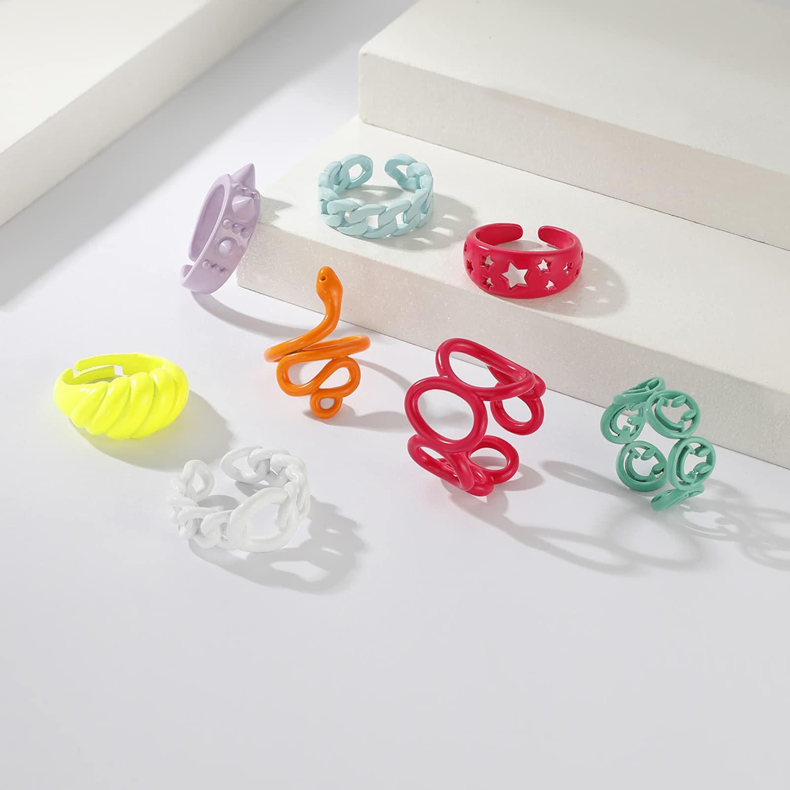 SISMIURRA 8pcs Acrylic Rings Aesthetic Chunky Rings for Women Alloy Knuckle Ring Set Preppy Funky Rings Gift for Teens