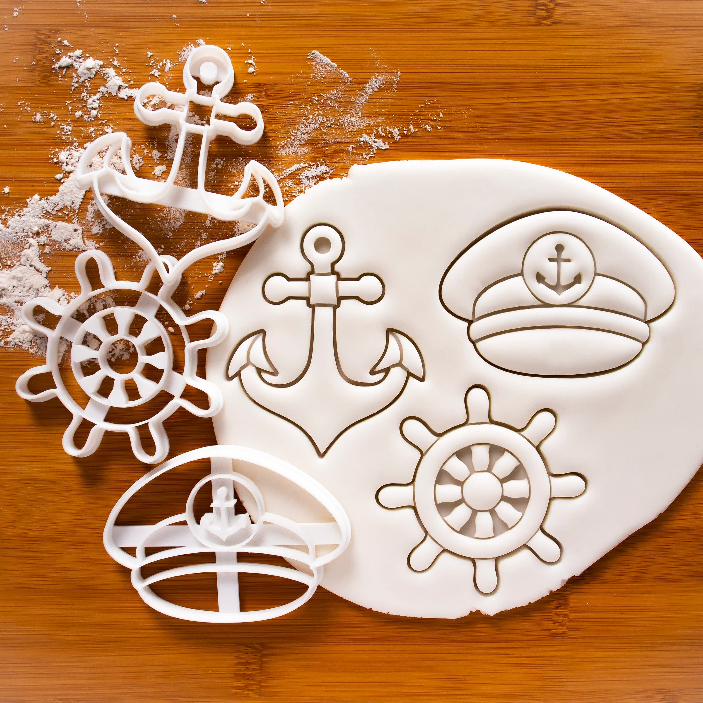 Set of 3 Nautical cookie cutters (Designs: Anchor, Captain's Hat and Ship's Wheel), 3 pieces - Bakerlogy
