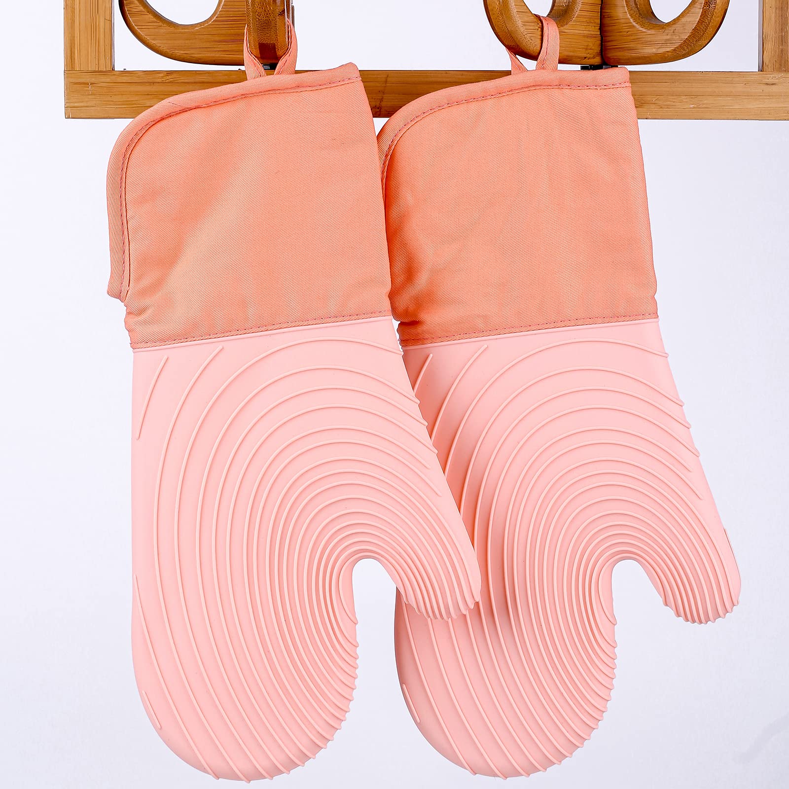 Silicone Oven Mitts with Extra Long Cuff and Comfort Lining,Oven Mitts with Quilted Liner, Heat Resistant Flexible Oven Mitt for Kitchen Baking Cooking,Machine Washable,1 Pair,13.5 Inch,Pink