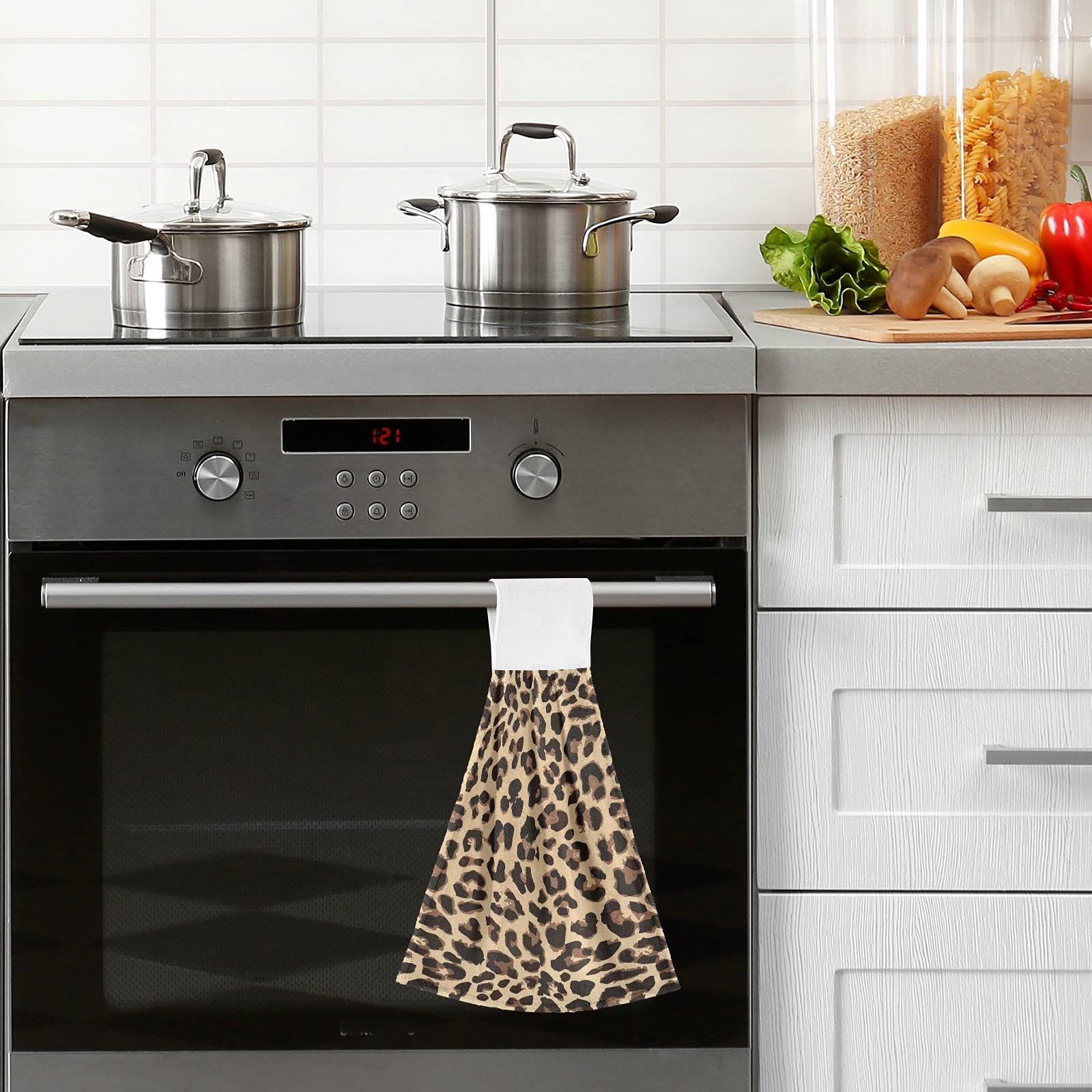 susiyo Brown Leopard Animal Print Hanging Kitchen Towels, 2 Pcs Tie Towel Dish Cloth with Loop for Kitchen Decor