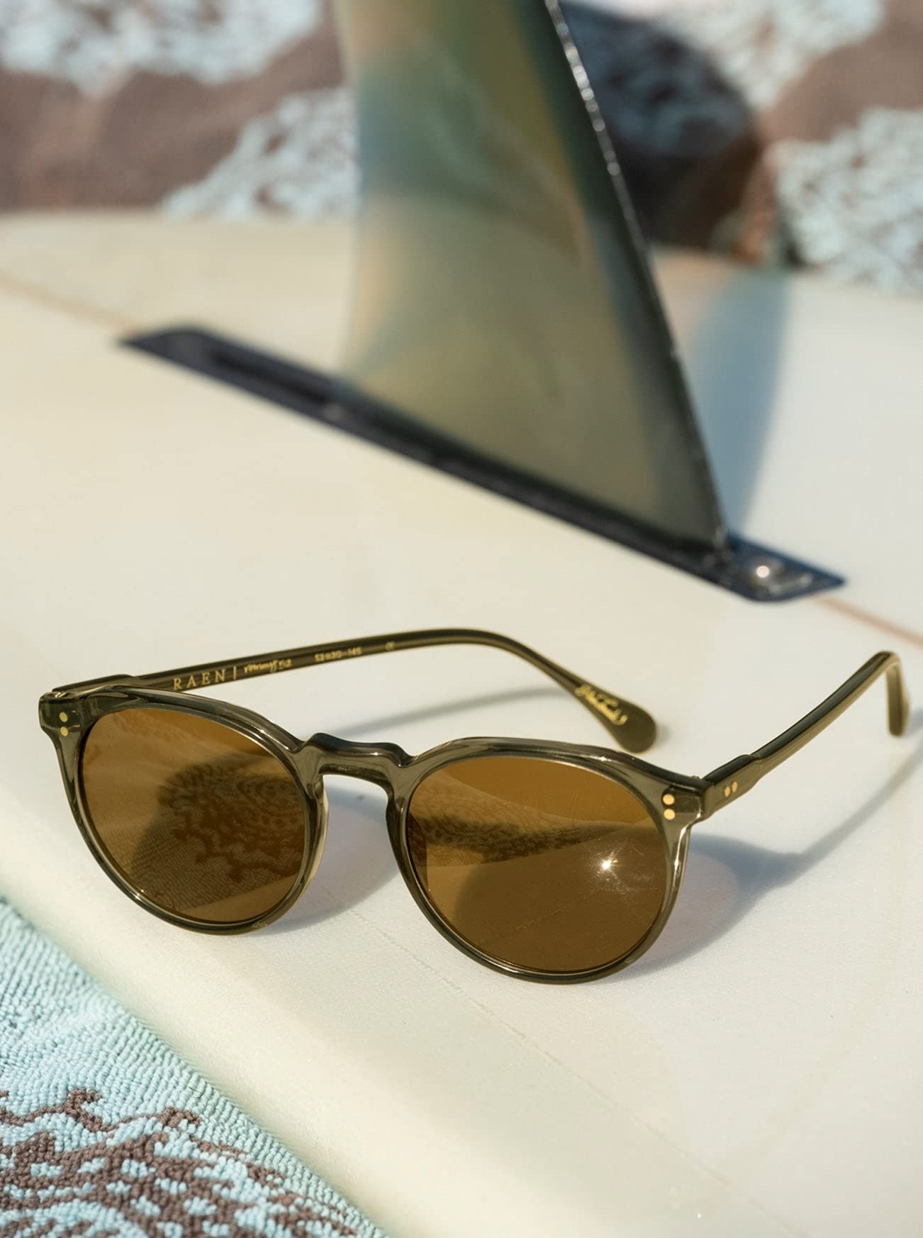 RAEN Ð Remmy Ð Unisex Retro Round Sunglasses UV Protection - Ghost/Vibrant Brown Polarized Lens (Size 52 MM)