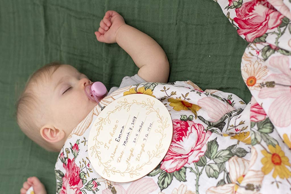 Personalized Wood Birth Announcement Card Round for Newborn Photo Props|Wooden Infant Arrival Disc|Baby I'm Here