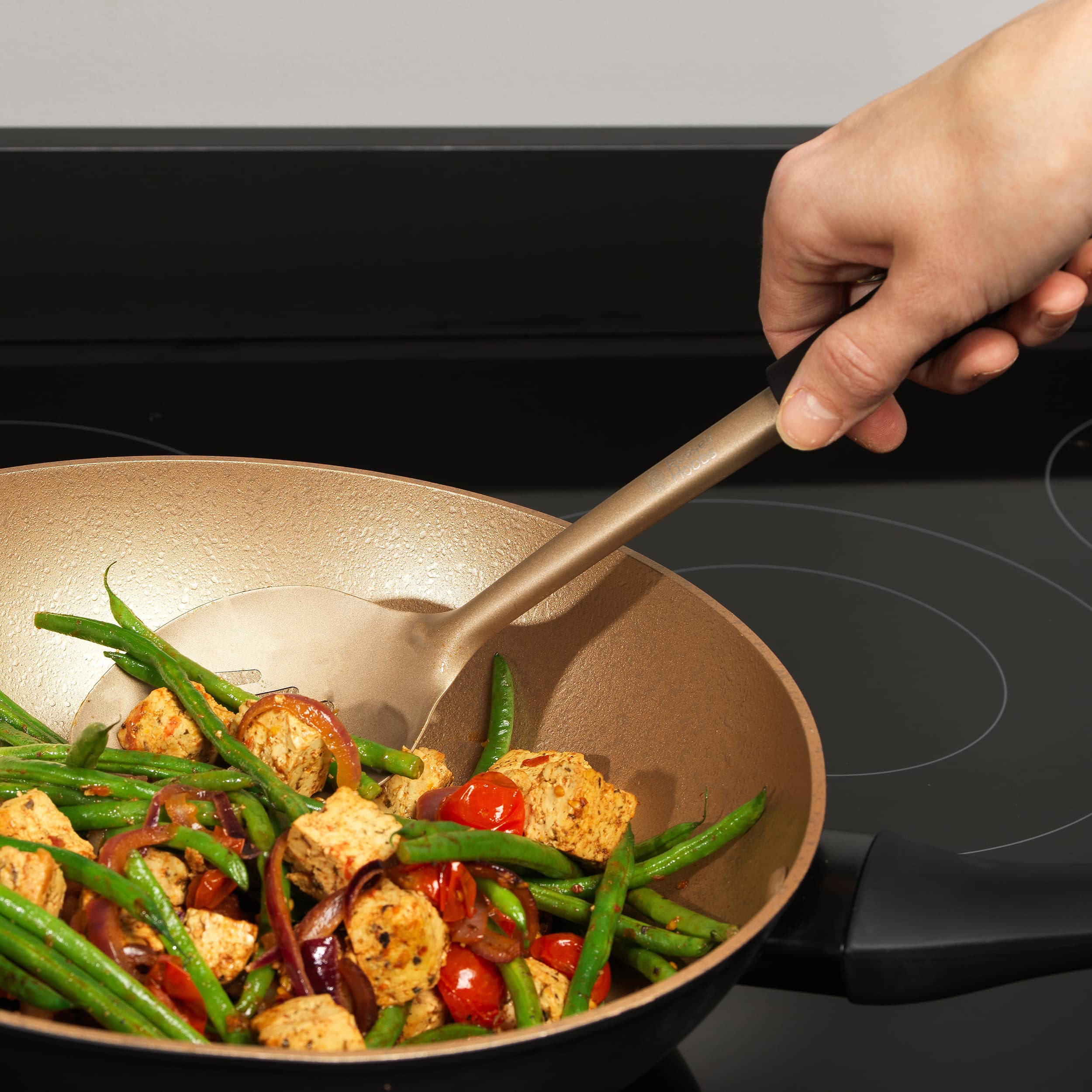 Russell Hobbs RH02170BEU Opulence 5 Piece Kitchen Utensil Set, Non-Stick Cooking Spoons & Soft-Touch Handles, Includes Solid and Slotted Spoon, Spaghetti Spoon, Slotted Spatula and Ladle, Black/Gold