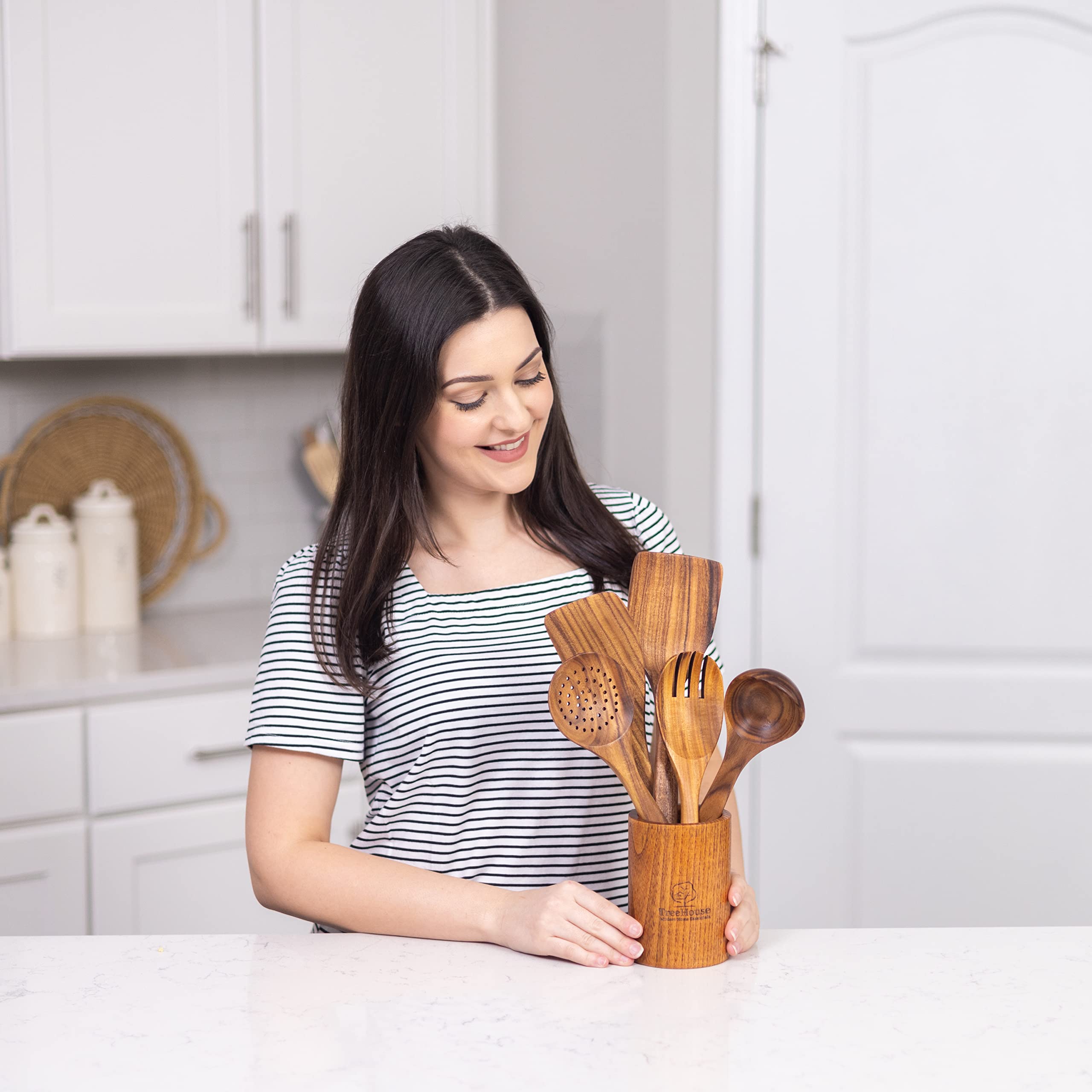 Natural Teak Wood Kitchen Gadgets use for Cooking Utensils Set, 6-Piece Wooden Spoons and Spatula with Holder, Nonstick and Healthy Kitchen Cookware for Comfortable Cooking Experience.