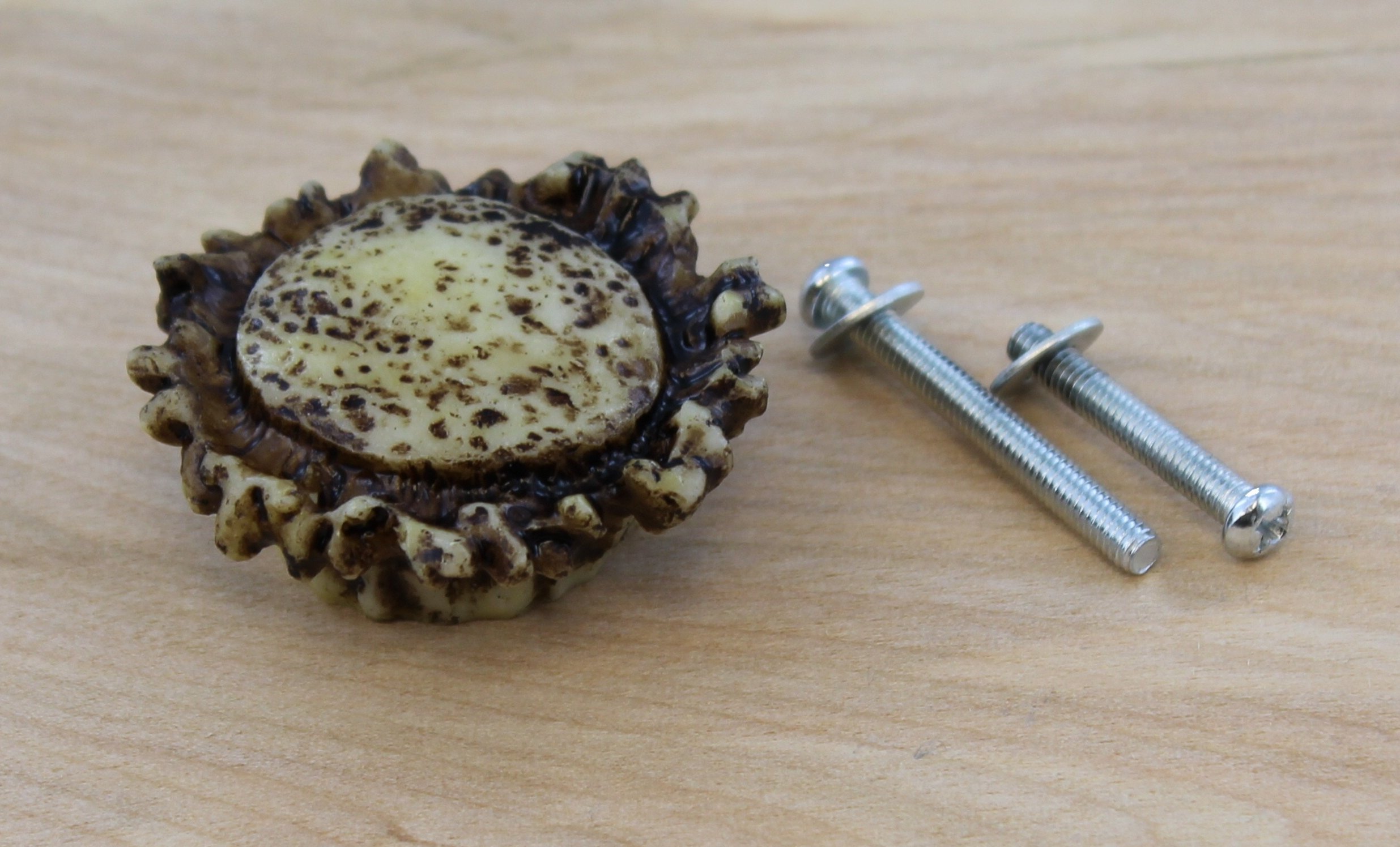 Old River Antler Drawer / Cabinet Knobs (4 Pack) - 2 Sizes of Screws and Washers Included
