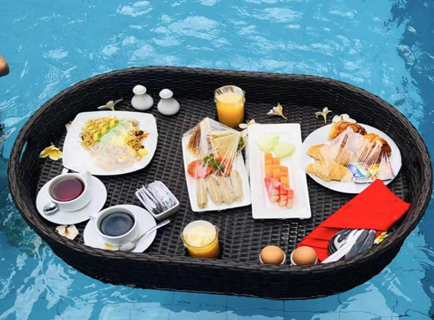 Rattan Floating Tray - Extra Large Pool Serving Basket for Drinks, Brunch, Food - Wedding Photography Accessory - Water Floats - Deluxe Design