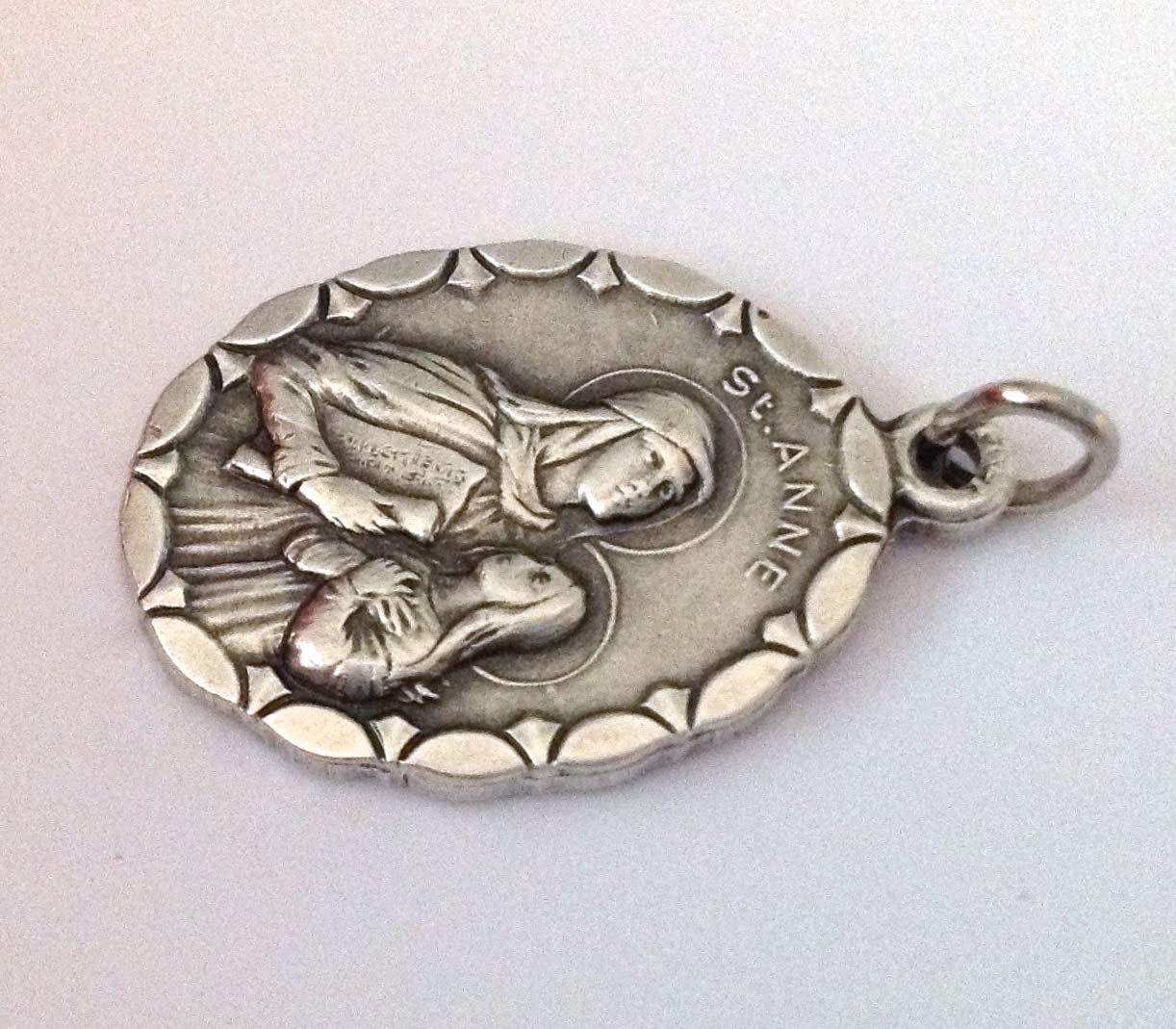 SAINT ANNE (MOTHER OF THE MOST HOLY VIRGIN MARY) OVAL SHAPE MEDAL - 100% MADE IN ITALY