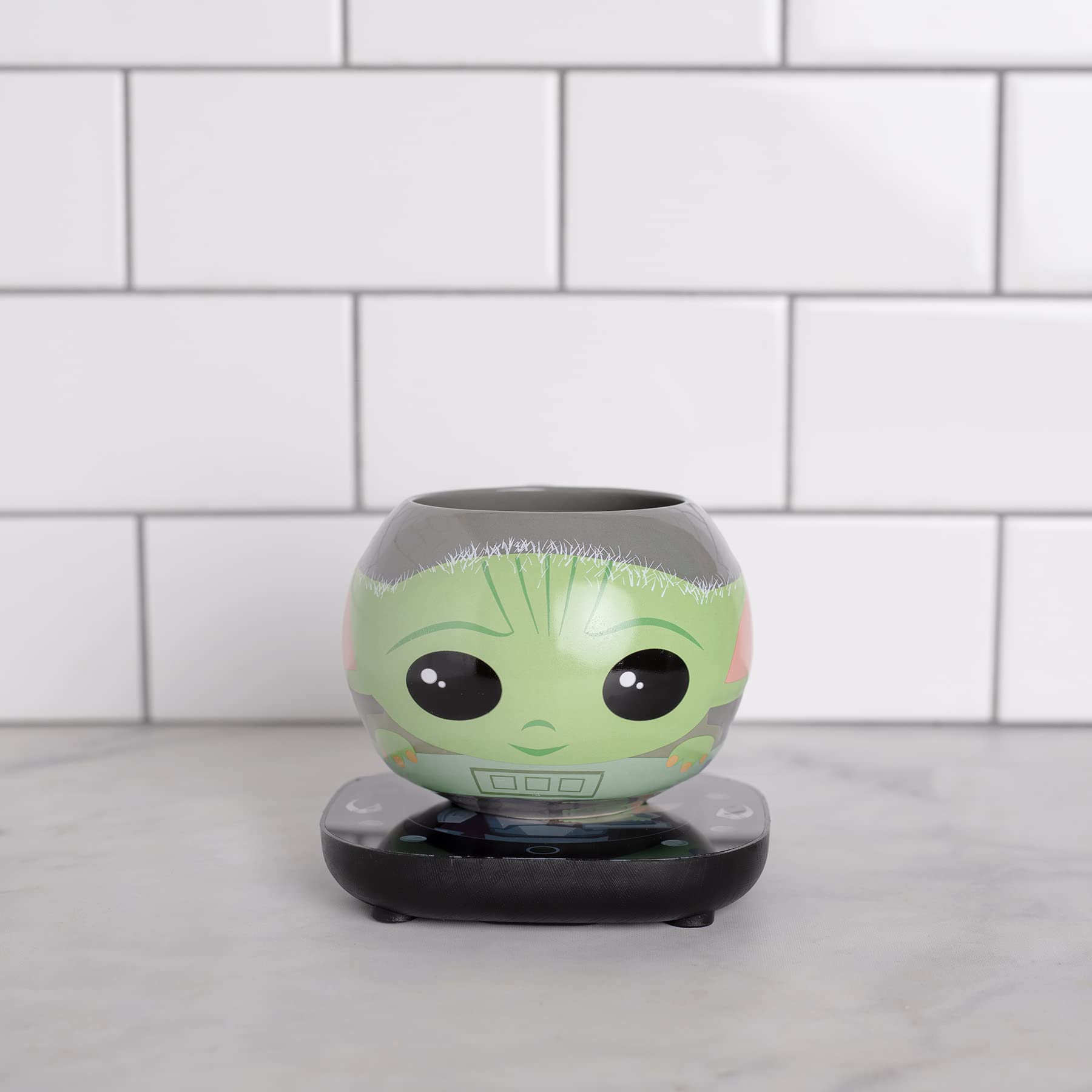 Uncanny Brands Star Wars Mug Warmer with Baby Yoda Molded Mug β Keeps Your Favorite Beverage Warm - Auto Shut On/Off
