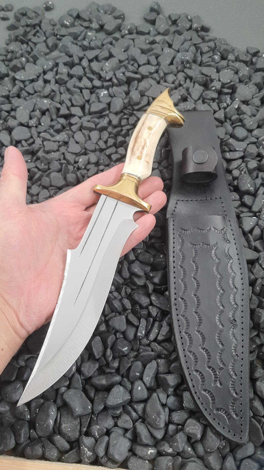 The Hunting Knife with Wolf Head and Antler Hilt MC-245