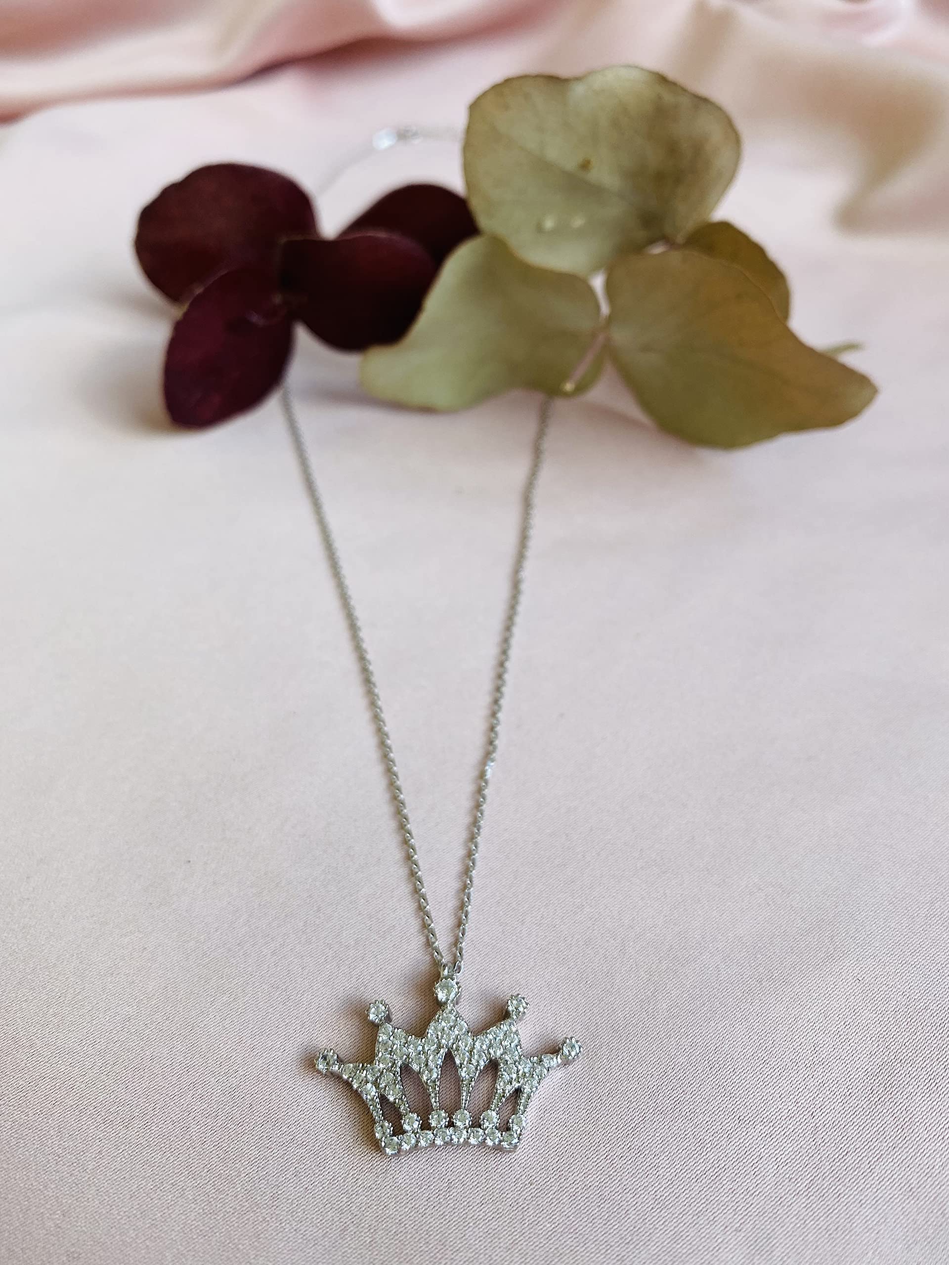 Queen Crown 925 Sterling Silver Pendant Necklace (Sterling Silver)