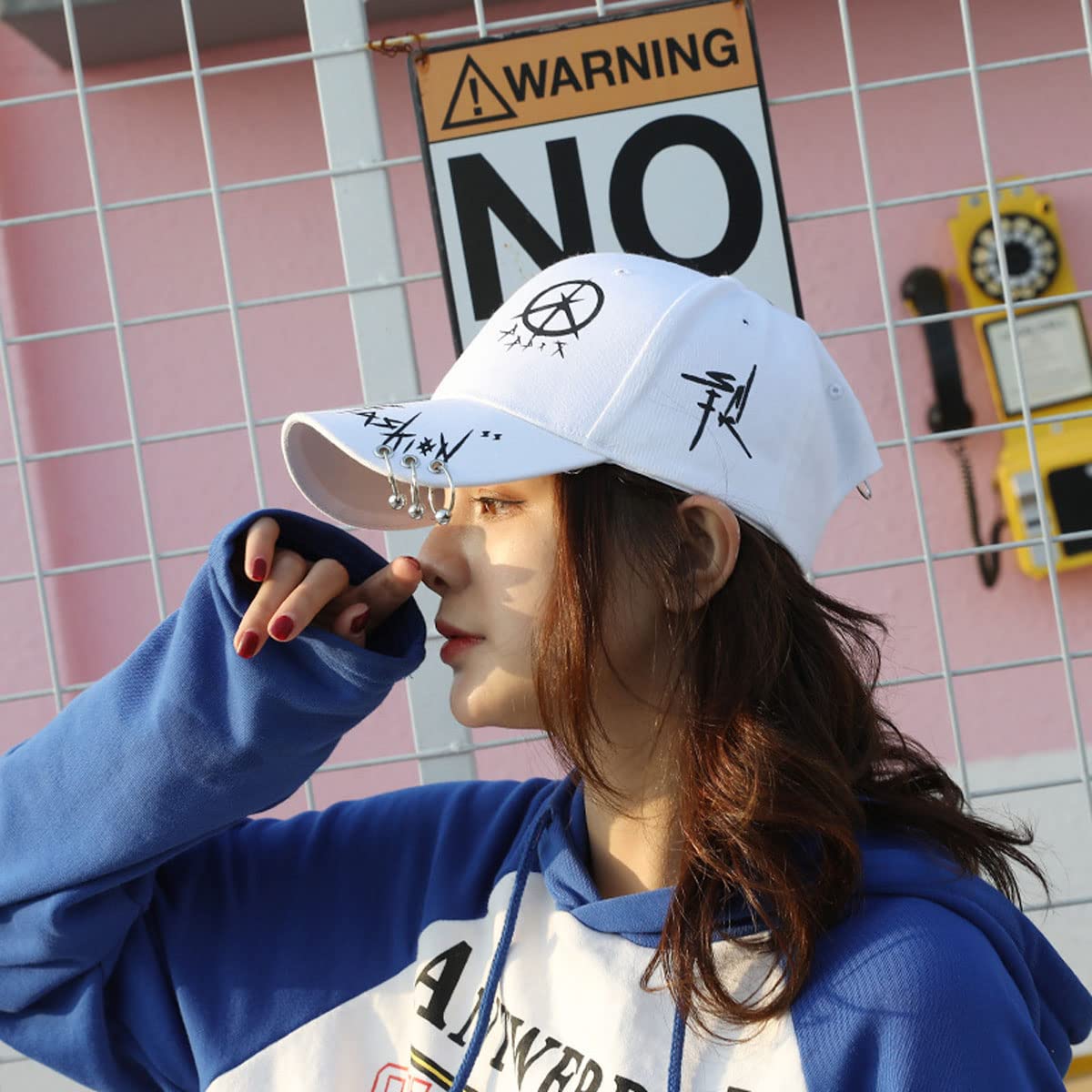 Unisex Graffiti White Baseball Cap, K-pop Boys Outdoor Iron Ring Snapback Hat,Black Hiphop Hat, Dad Hat, Trucker hat for Men Women