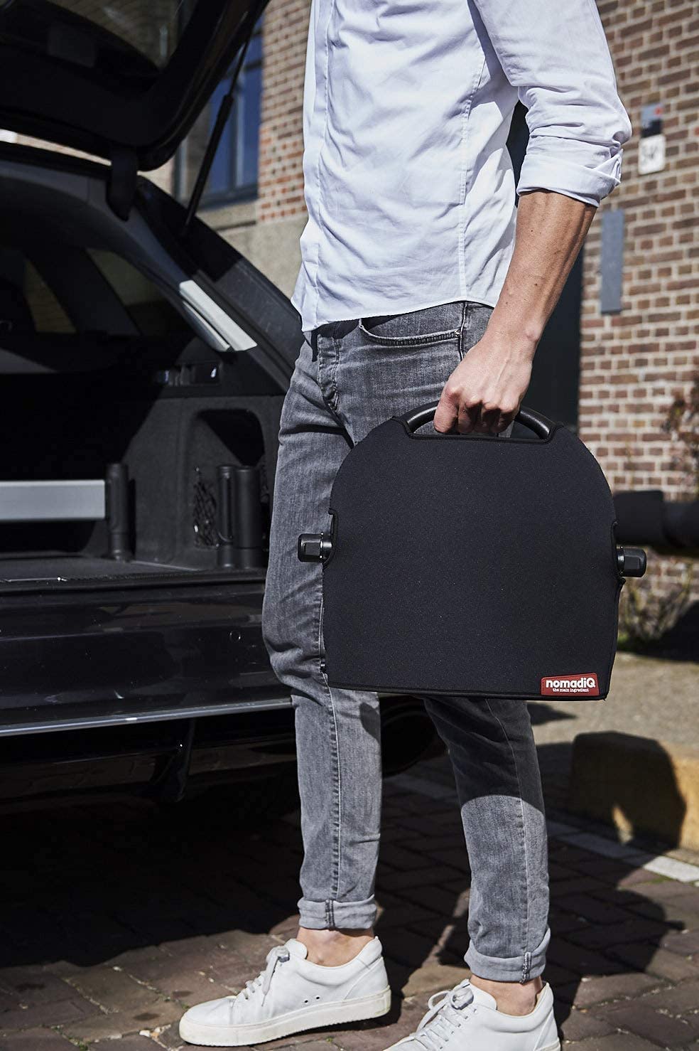 nomadiQ Portable Gas Grill + Protective Sleeve + RV Hose