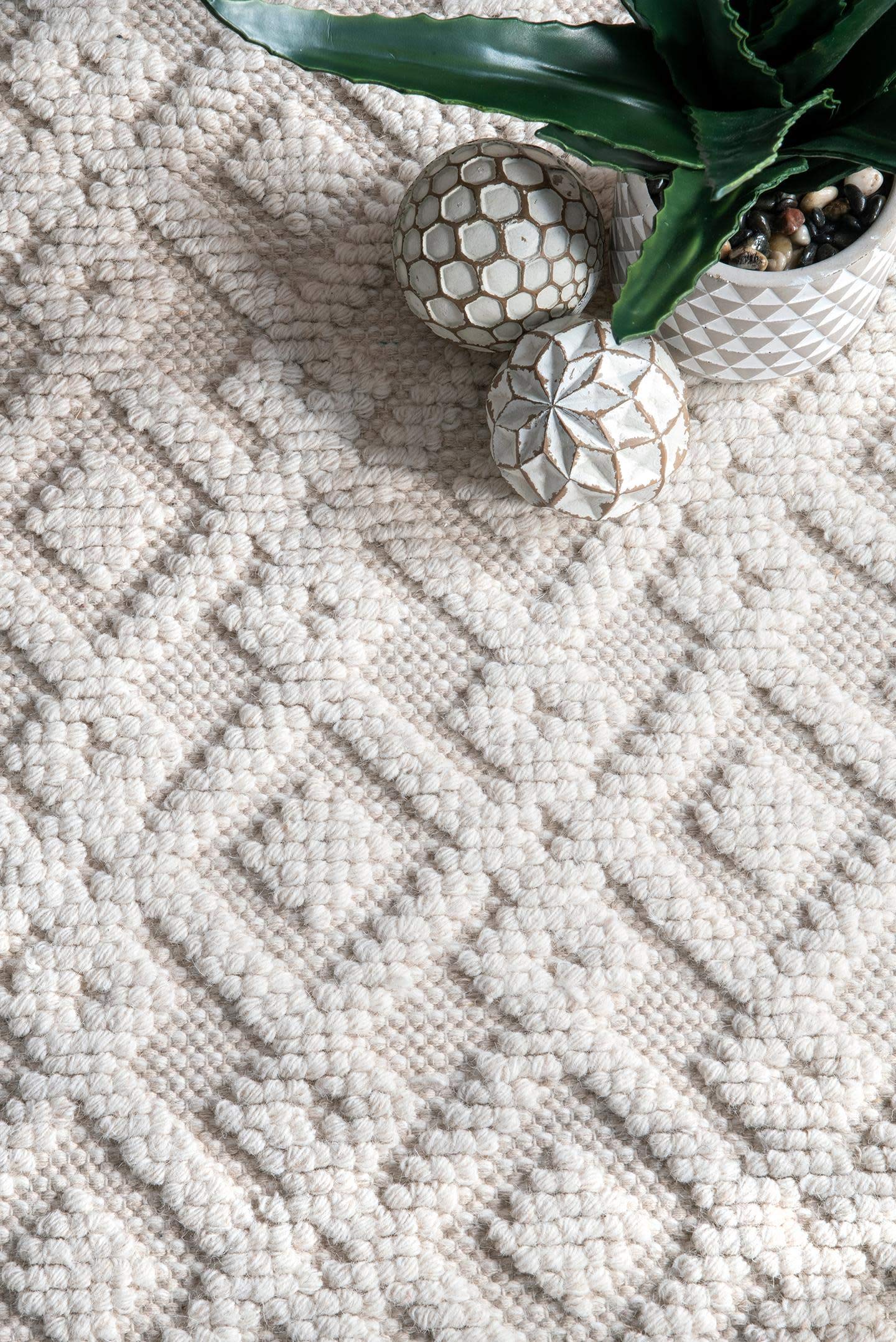 nuLOOM Kadence Diamond Trellis Texture Area Rug, 8x10, Ivory