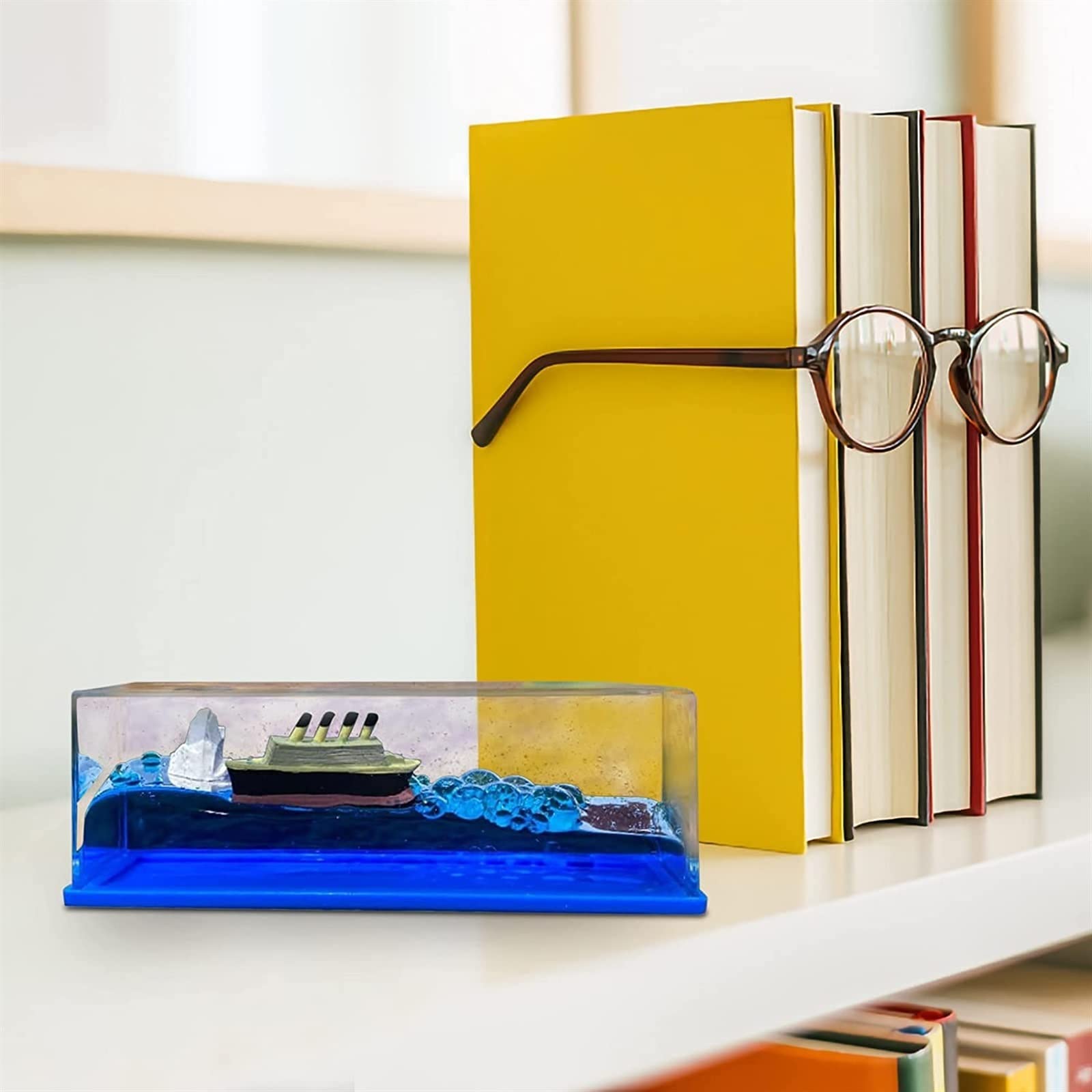 ZOHIKO Unsinkable Boat in a Box Cruise Ship That Never Sinks Decoration for Car Unsinkable Ship Liquid Wave Paperweight Floating Acrylic Model Desk Toy