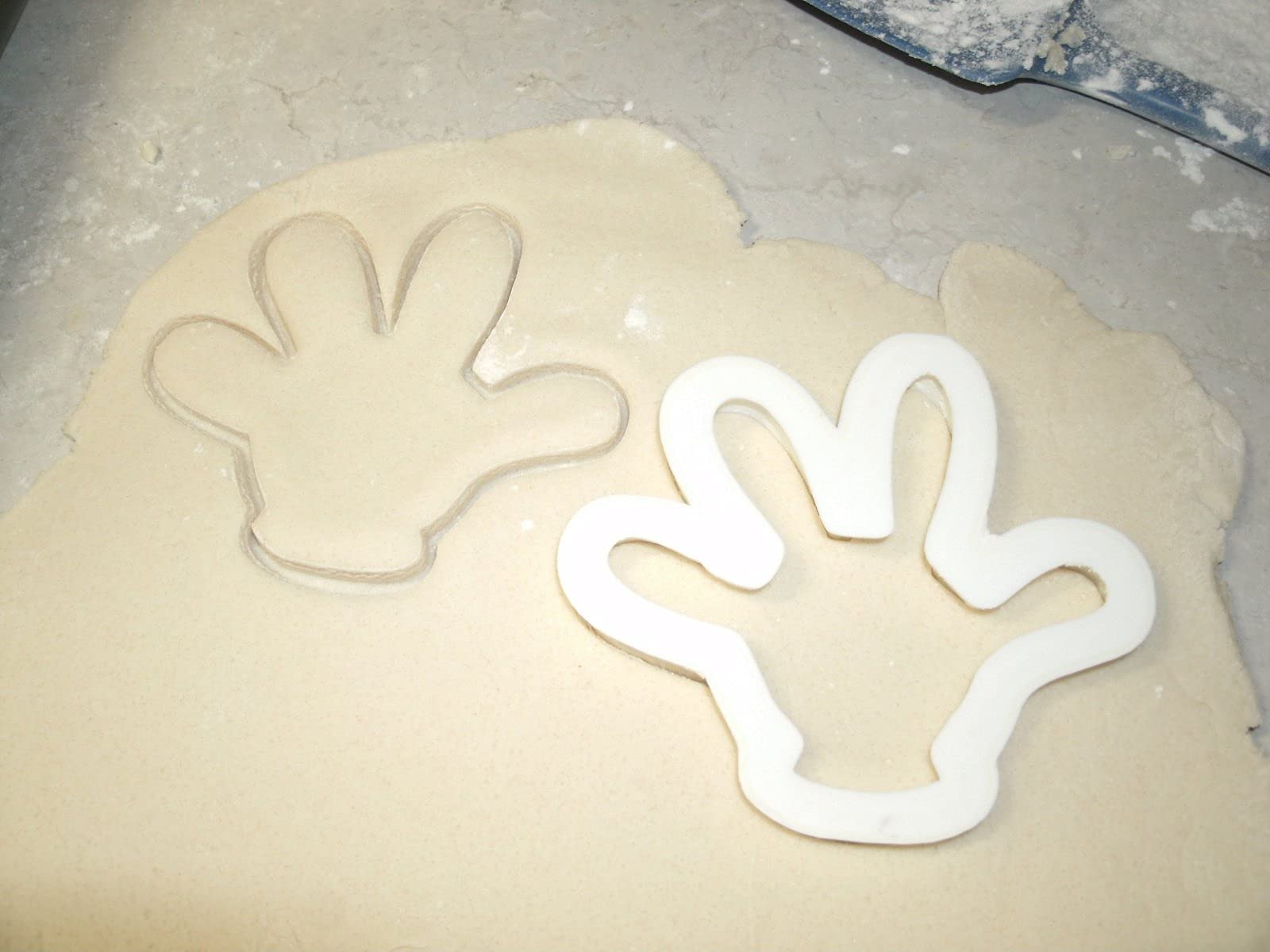 THEME MAGICAL MOUSE CARTOON CHARACTER SET OF 4 COOKIE CUTTERS MADE IN USA PR506