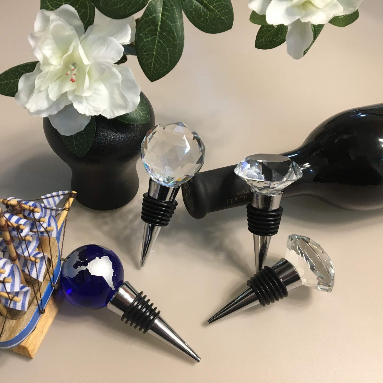 Wine Stoppers, Decorative Crystal Diamond Wine Bottle Stoppers with Gift Box Beverage Reusable Wine Corks Plug Keep Fresh Set of 3 Diamonds