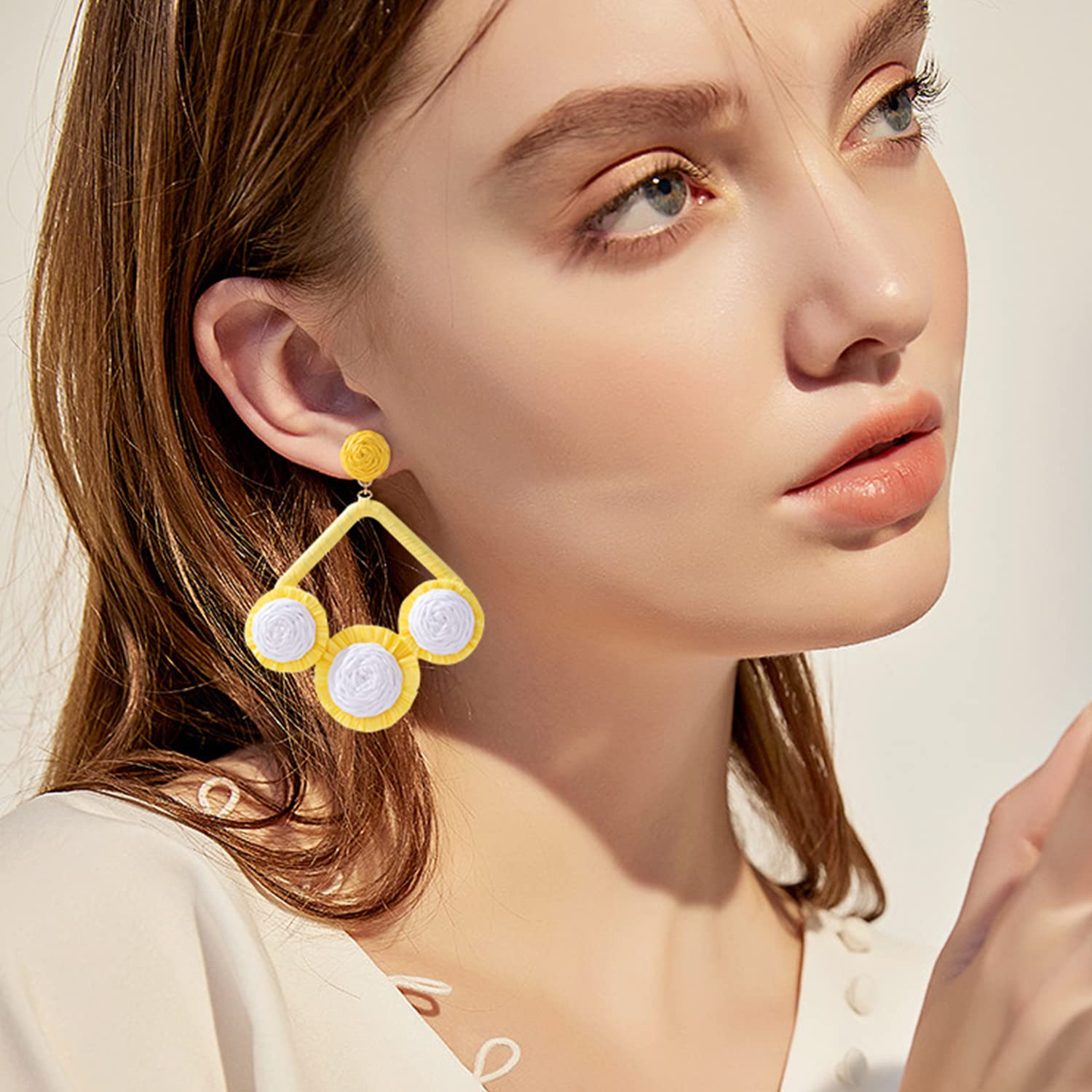 Statement Raffia Round Earrings - Boho Drop Handmade Straw Earrings -Geometric Dangle Earrings for Women，girls (colorful)