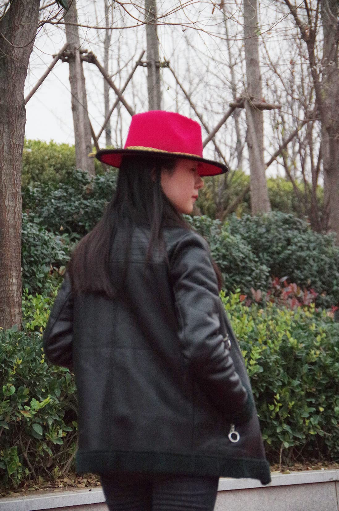 sunli Jazz top hat Woolen Men and Women Outdoor Sun hat Wide Brim Gentleman hat (Red + Black)